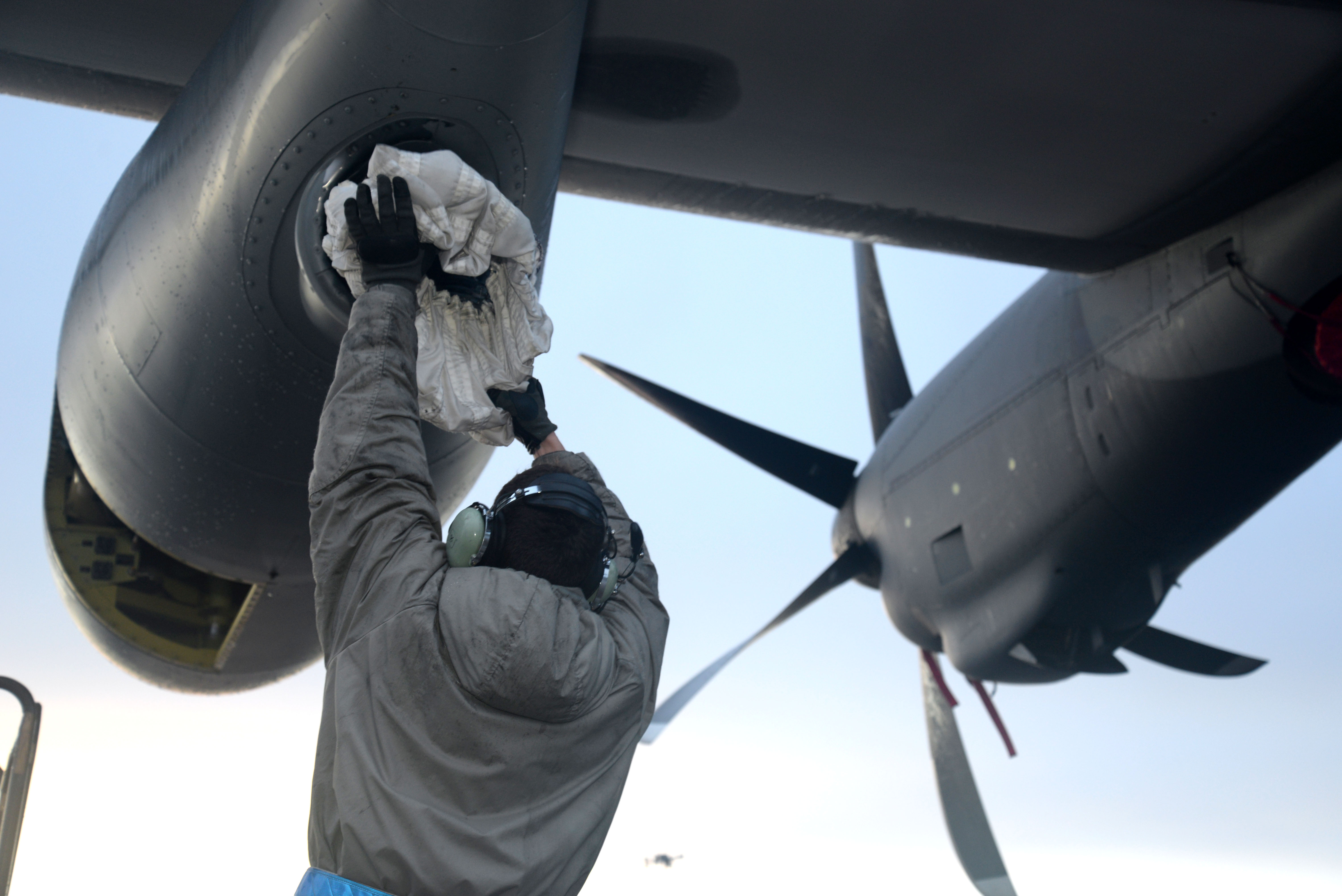 Air Commandos maintain MC-130J Commando II mission readiness > Royal ...