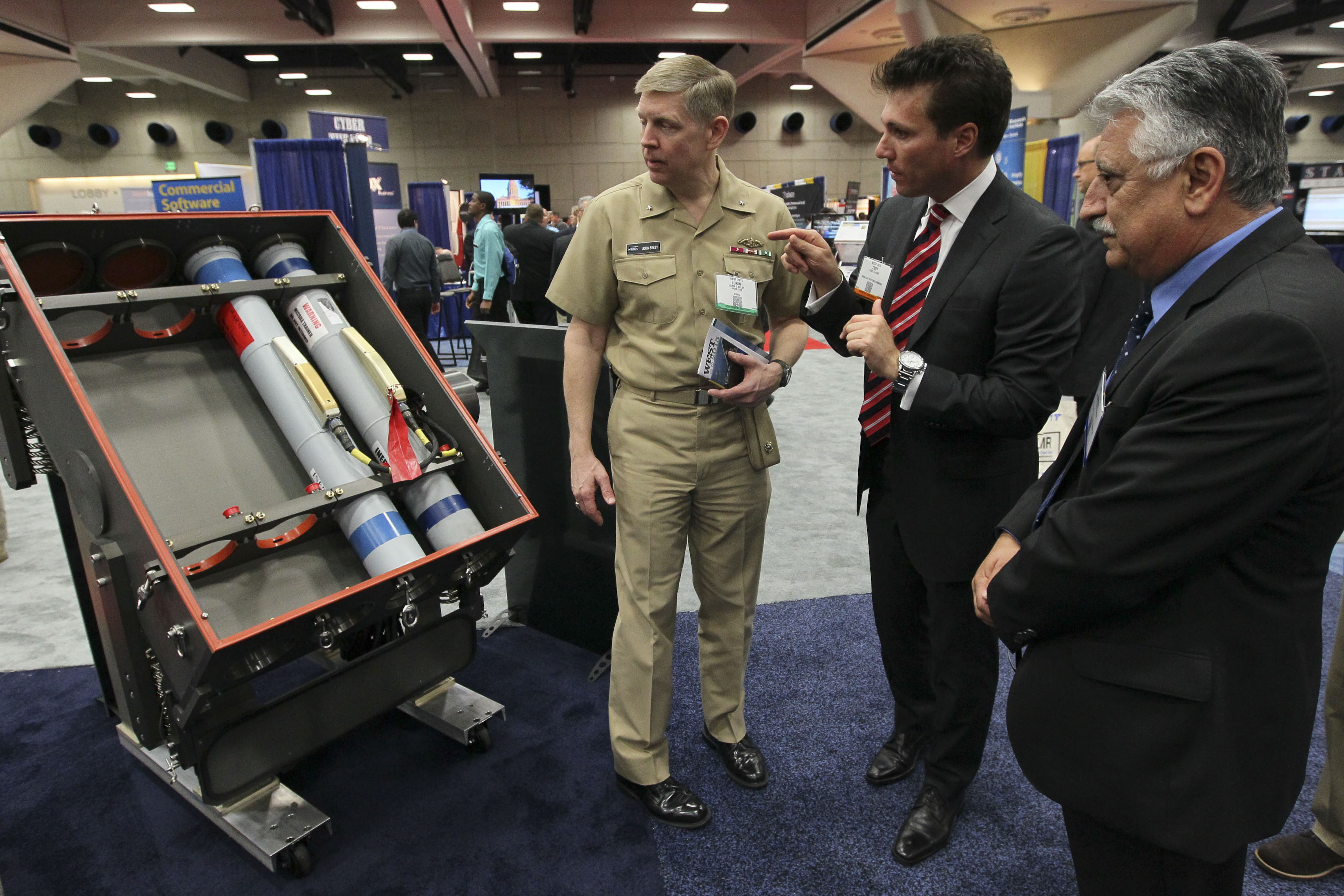 NSWC Commander Inspires Innovators > United States Navy > News Stories