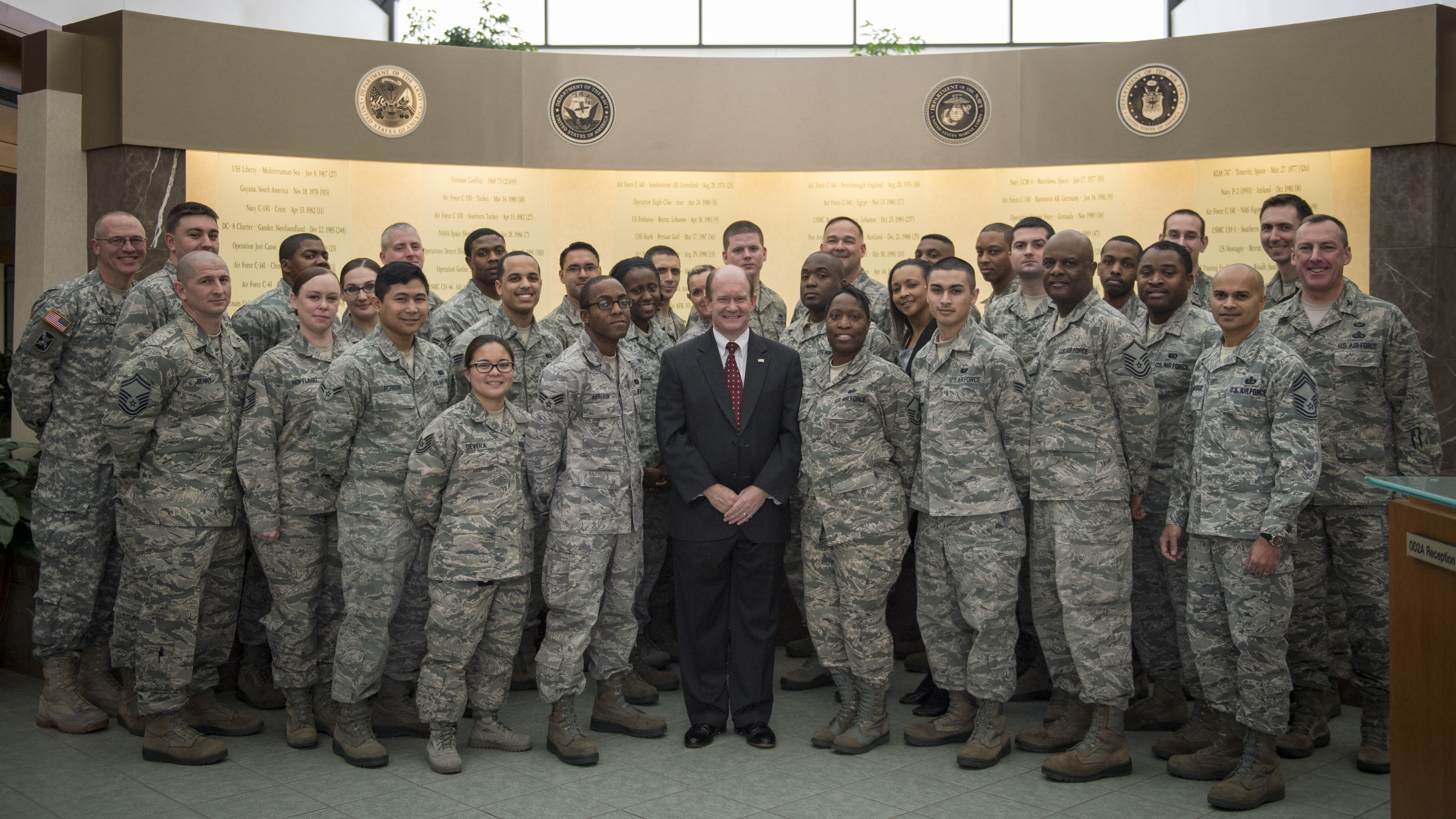 Mortuary team hosts U.S. senator > Air Force Mortuary Affairs ...