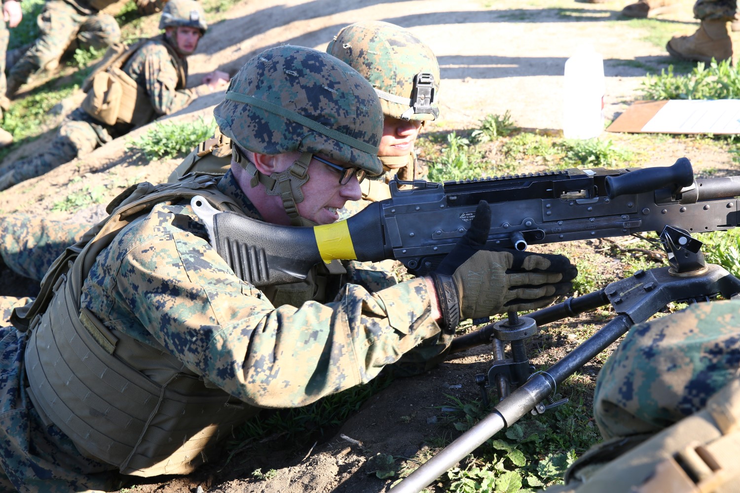 3/5 machine gunners refresh their skills
