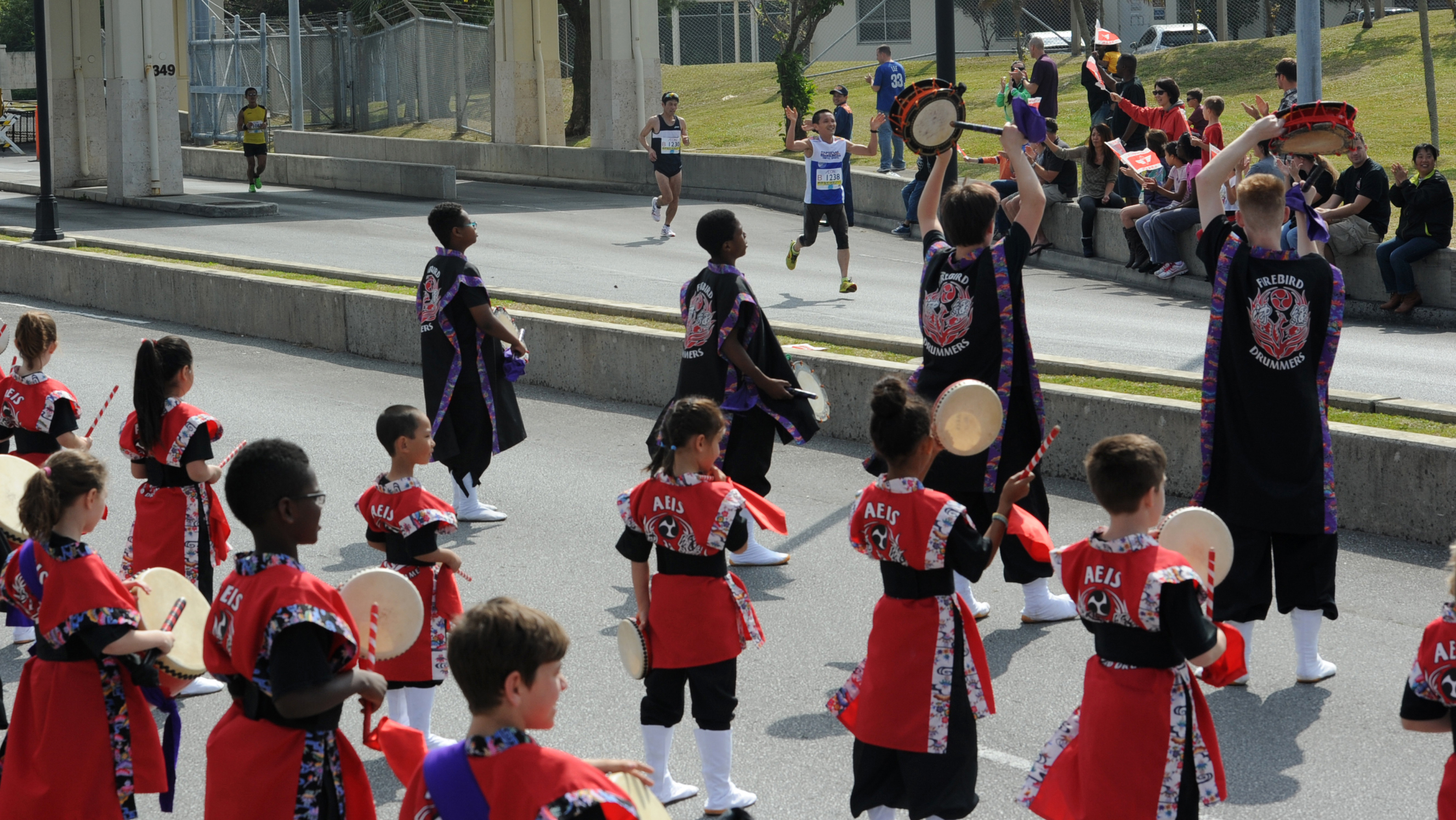 Kadena opens gates for 2015 Okinawa Marathon > Kadena Air Base > News