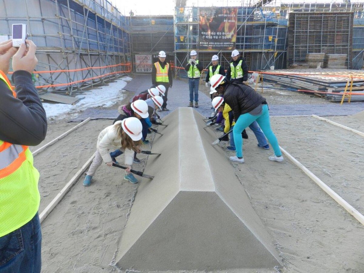 Osan AB Pioneers to the 21st Century > Osan Air Base > Article Display