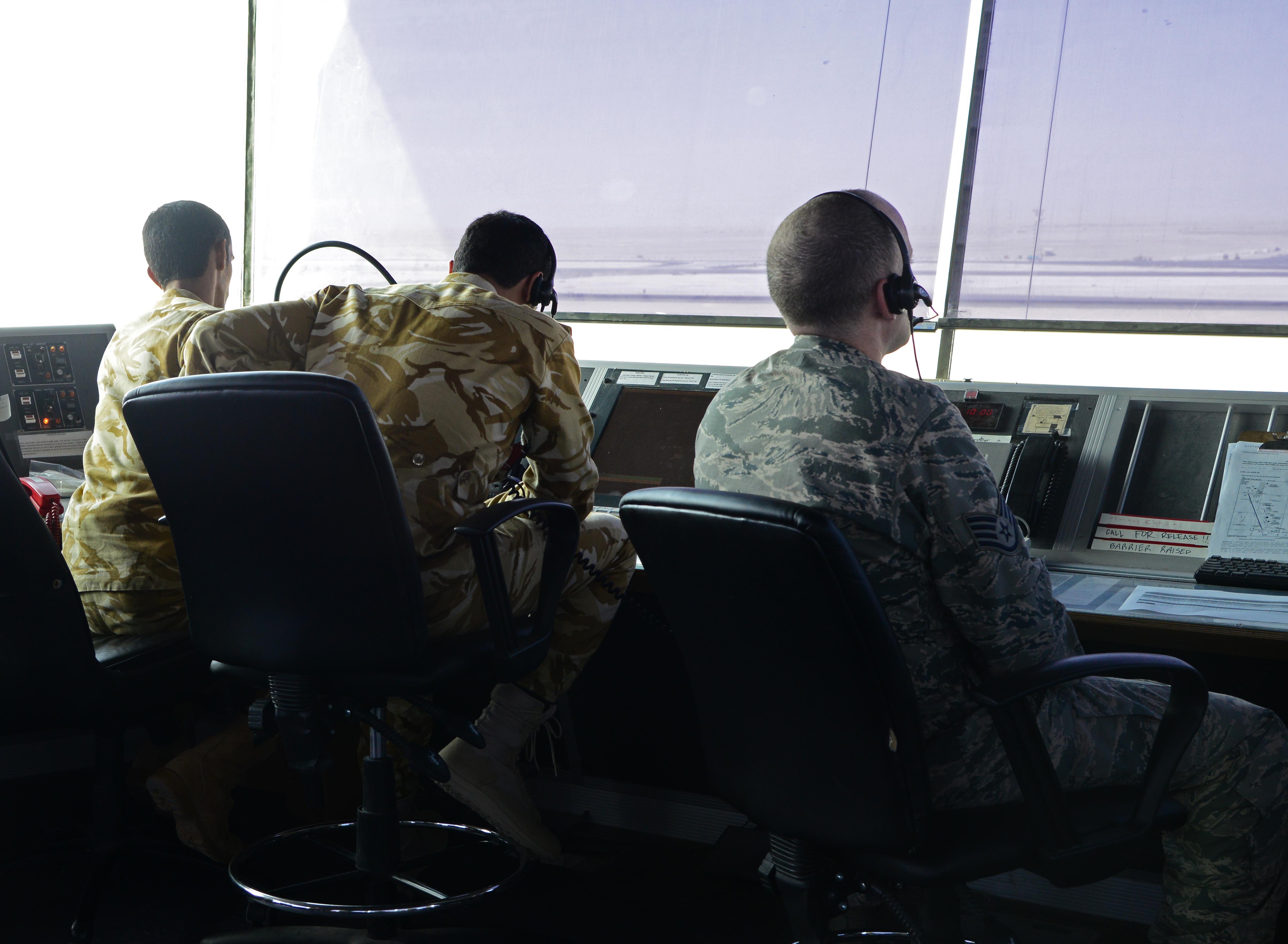 U.S., Qatari air traffic controllers manage CENTCOM’s busiest airfield ...