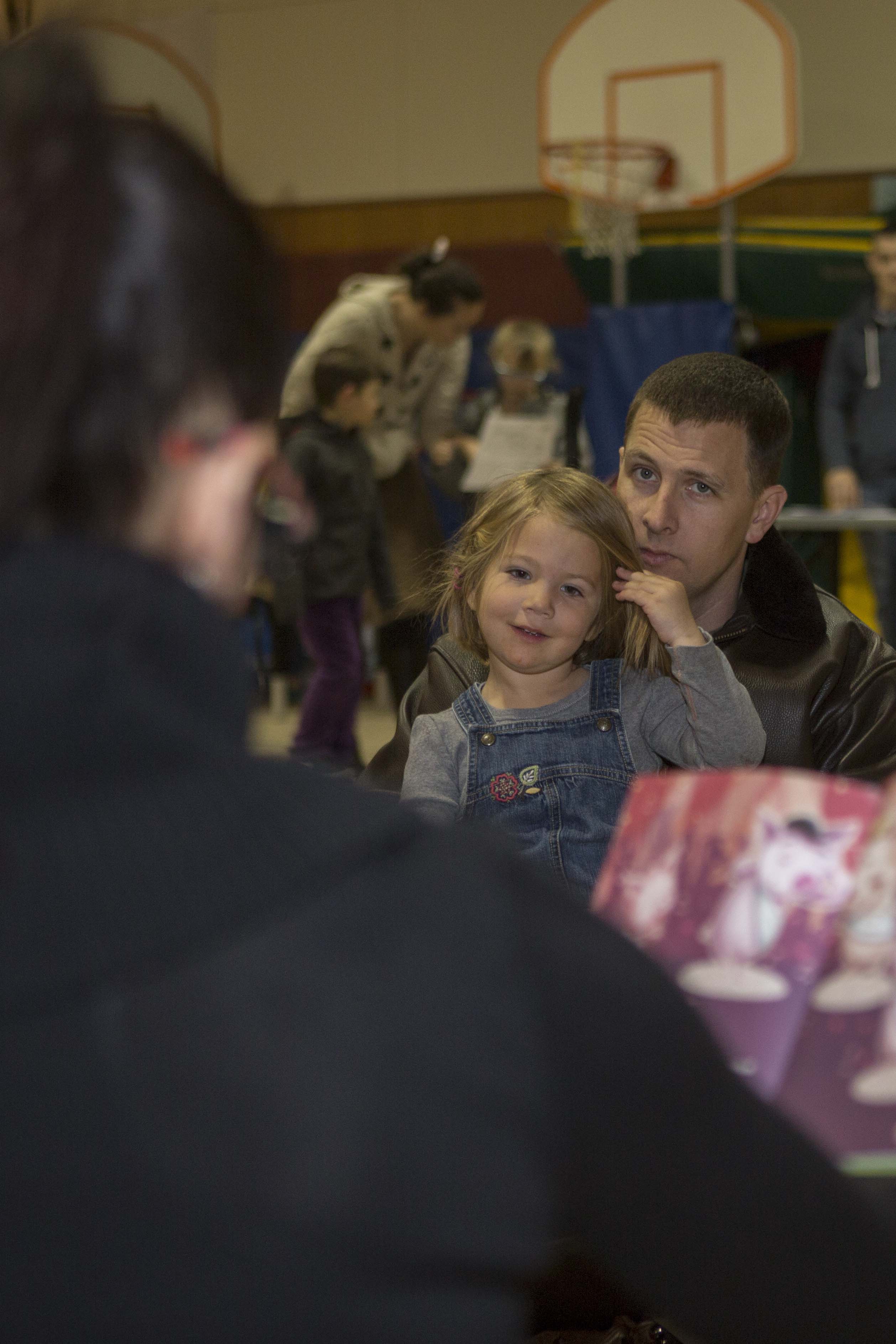 M.C. Perry Elementary hosts Family Literature Night > Marine Corps Air ...