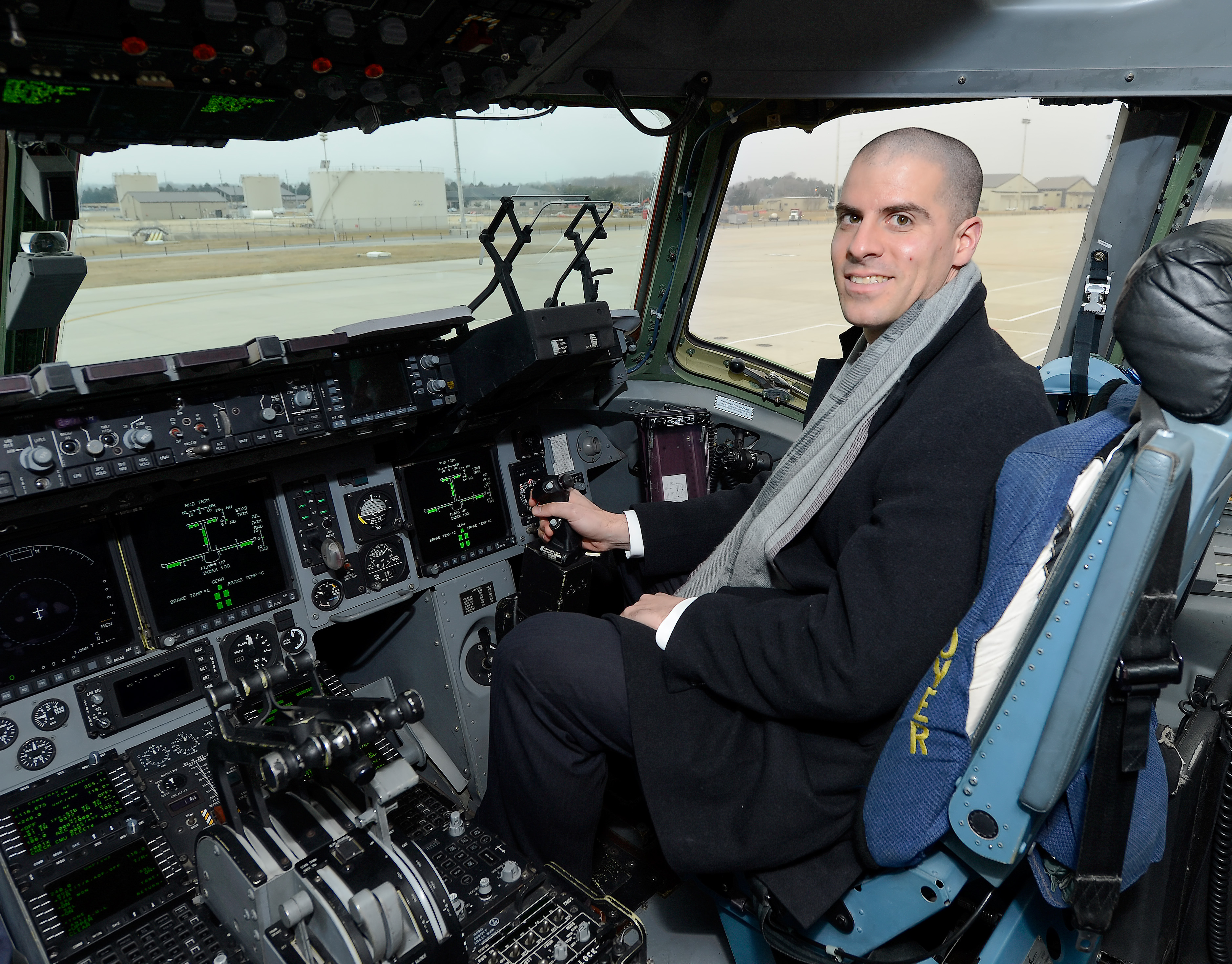 SNAPSHOT: Senator Coons' staff visits Team Dover > Dover Air Force Base ...