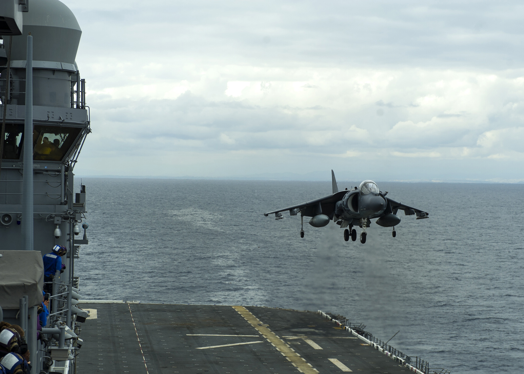 Harriers Land Aboard America > United States Navy > News Stories