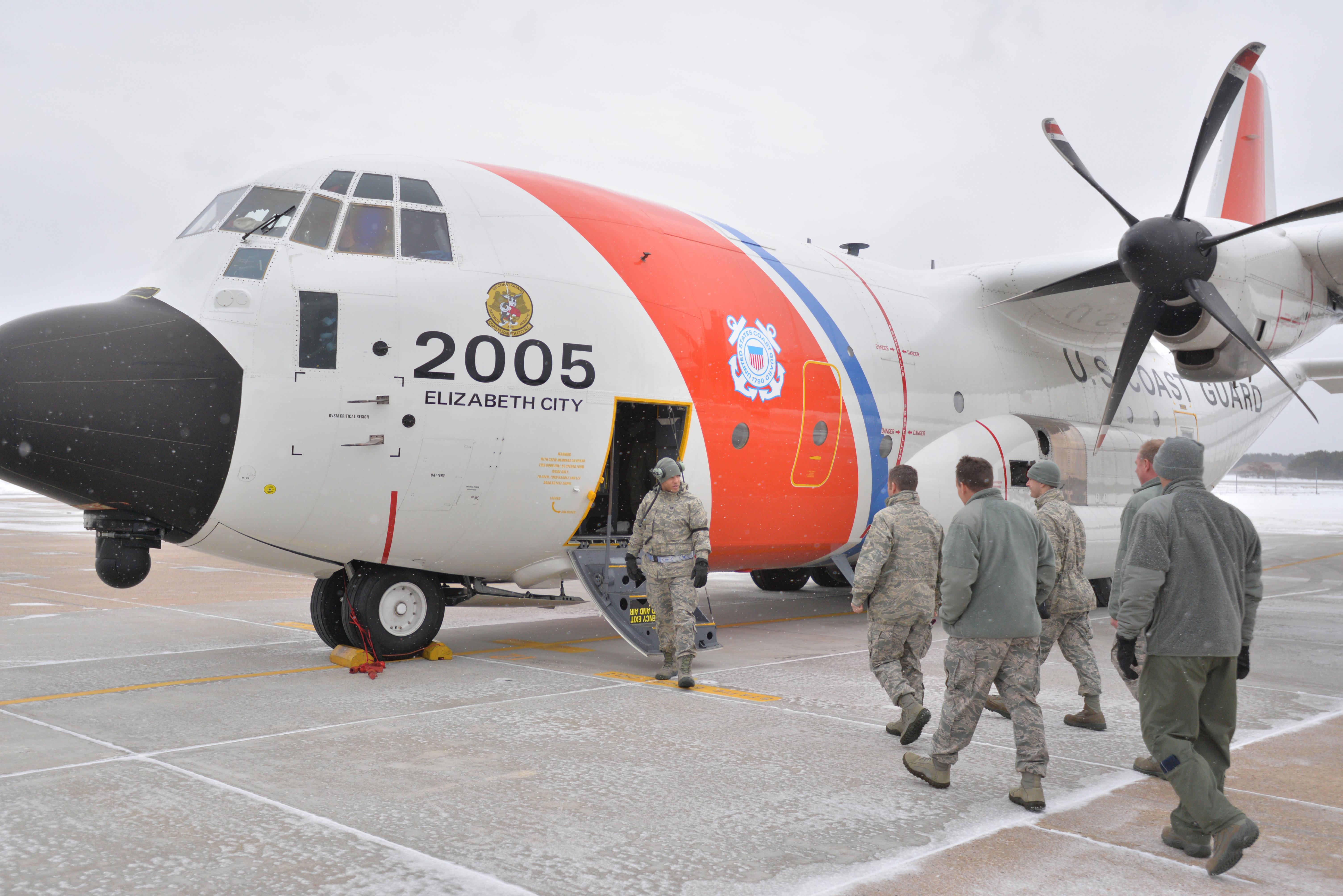 Coast Guard and New York Air Guard Rescue crewmen meet > National Guard ...