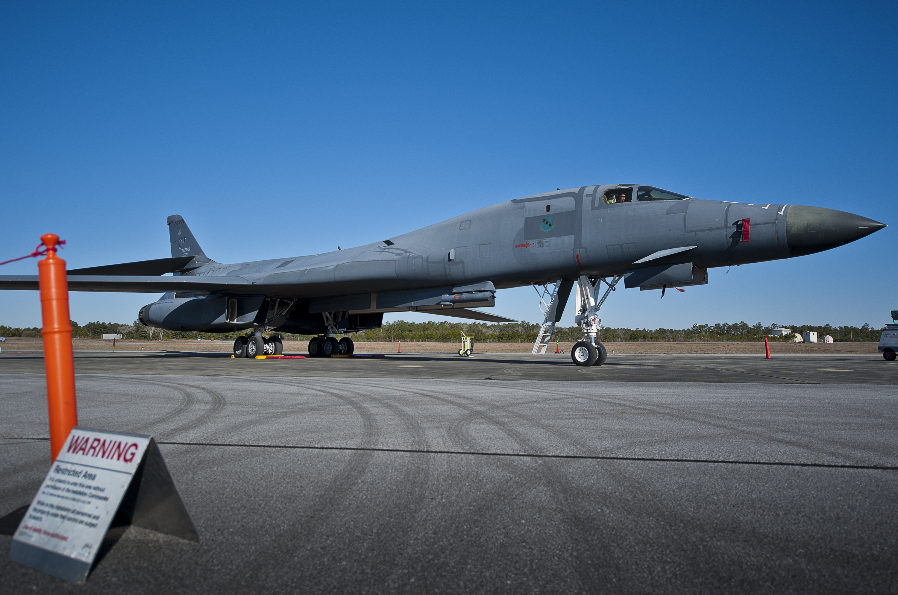 53rd Wing members get up-close tour of B-1 > Eglin Air Force Base ...