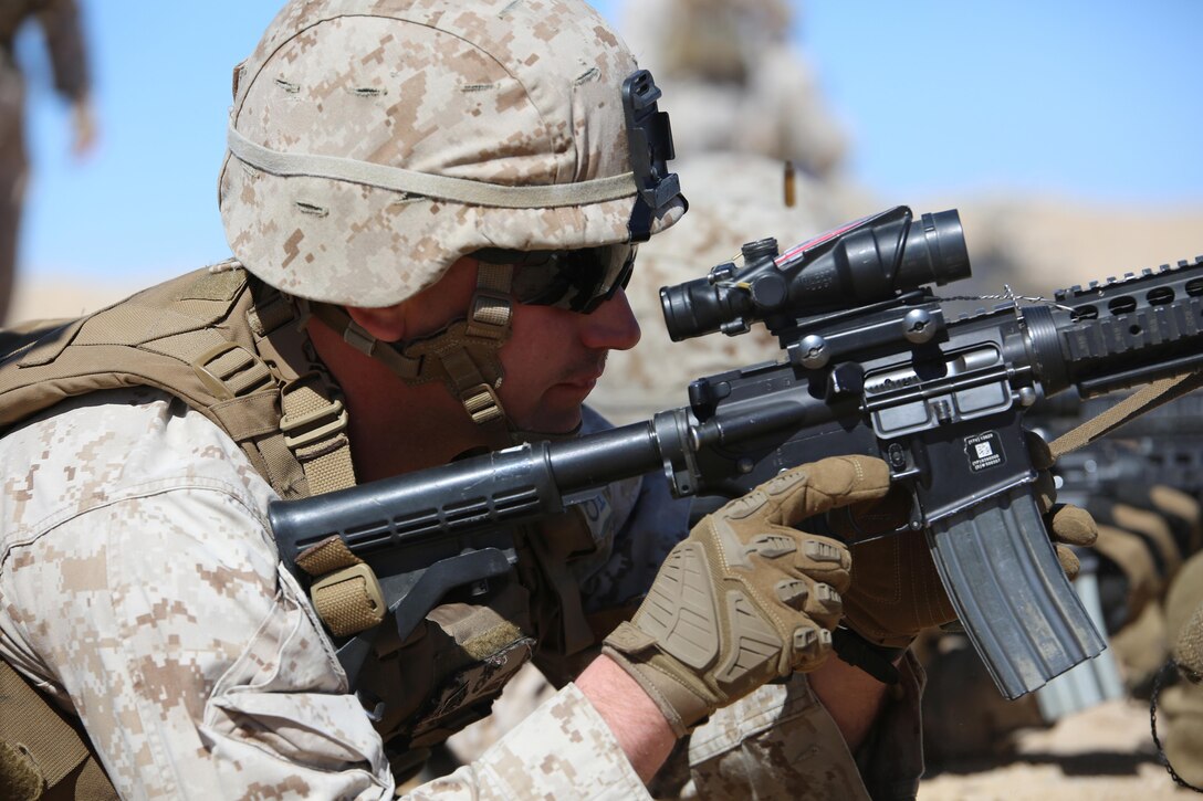 Integrated Task Force infantry Marines zero weapons at Twentynine Palms