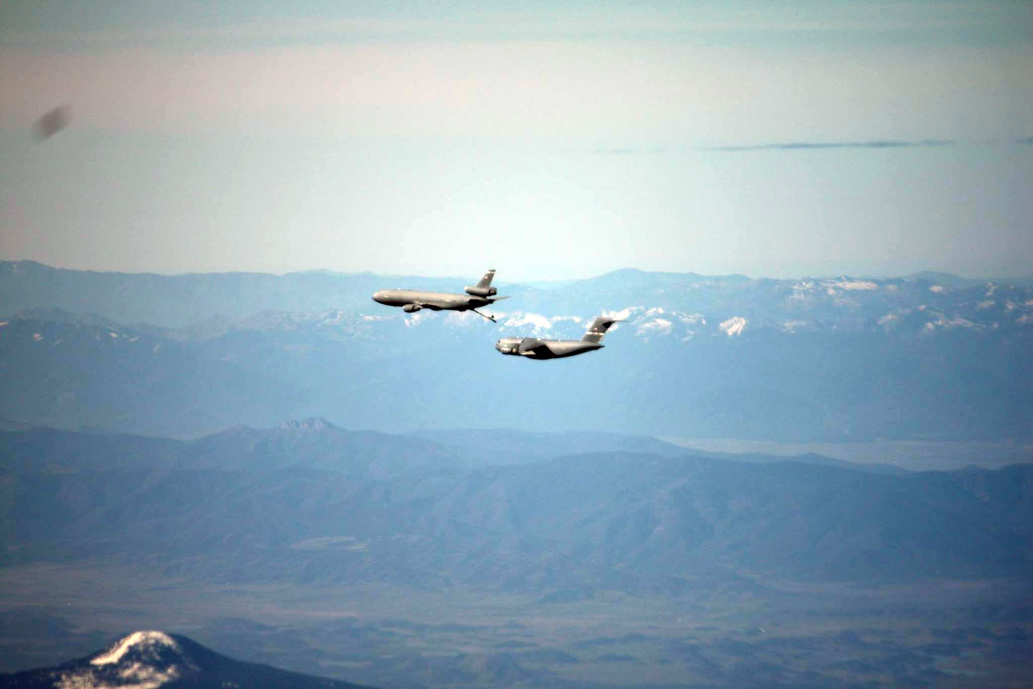 70th Air Refueling Squadron trains on mid-air refueling during AFSC UTA ...