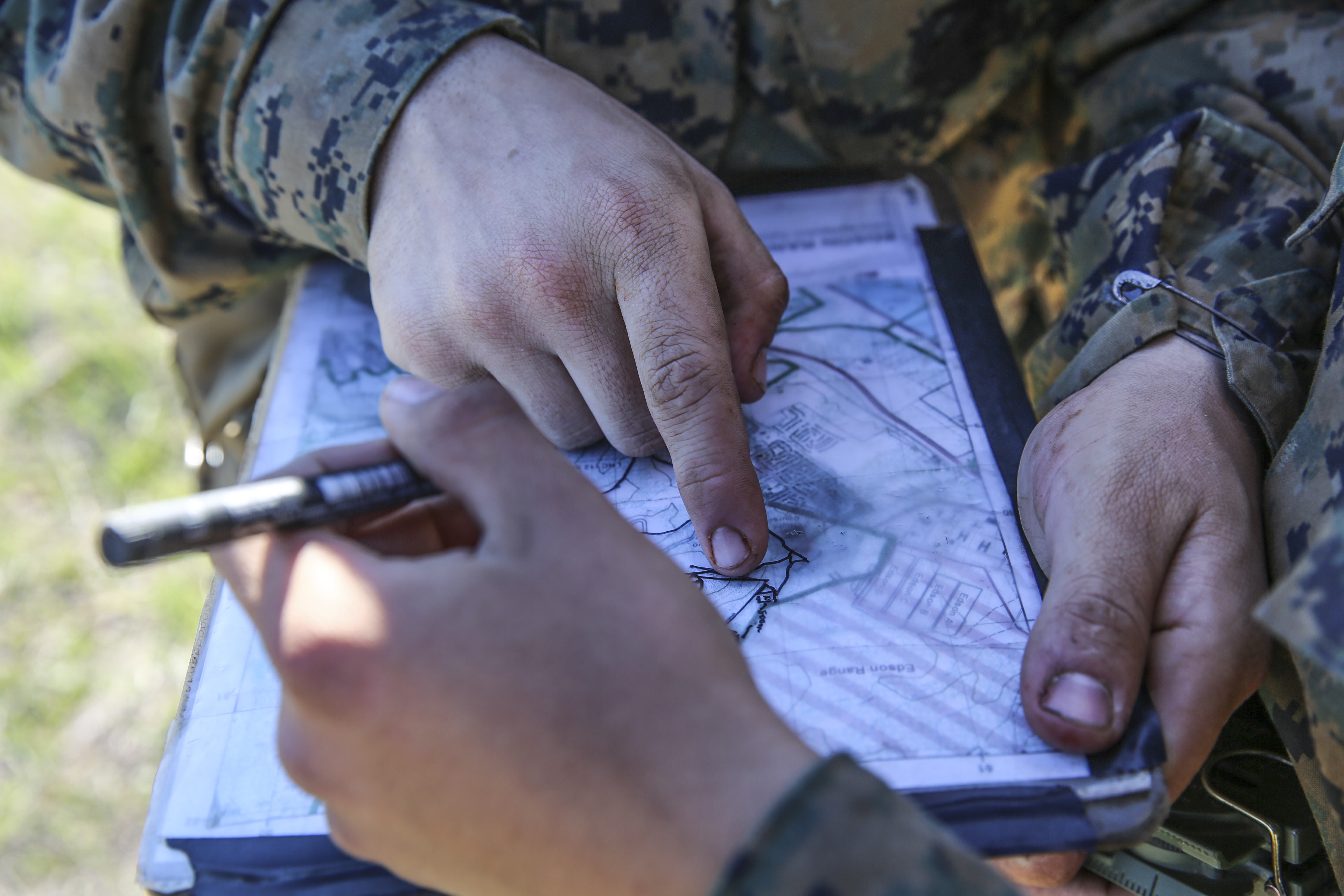 Co. B finds their land navigation skills > Marine Corps Recruit Depot ...