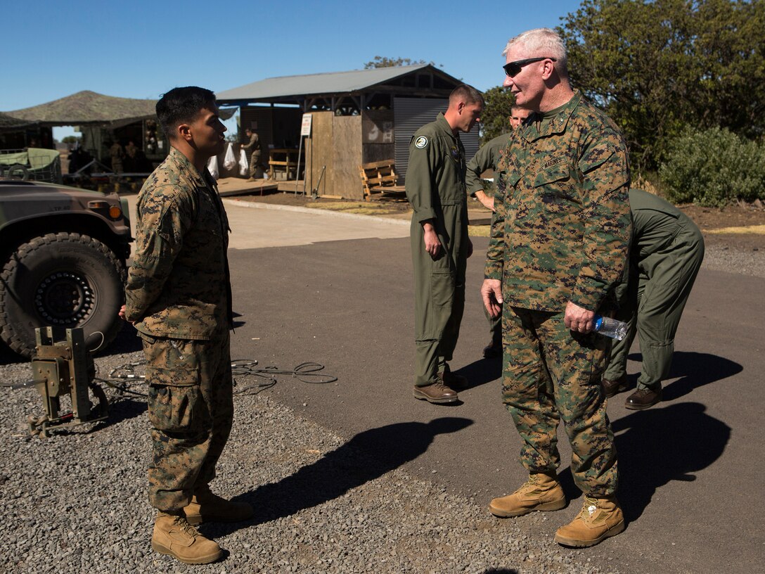 Lt. Gen. Toolan visits Marines on PTA during Exercise Lava Viper