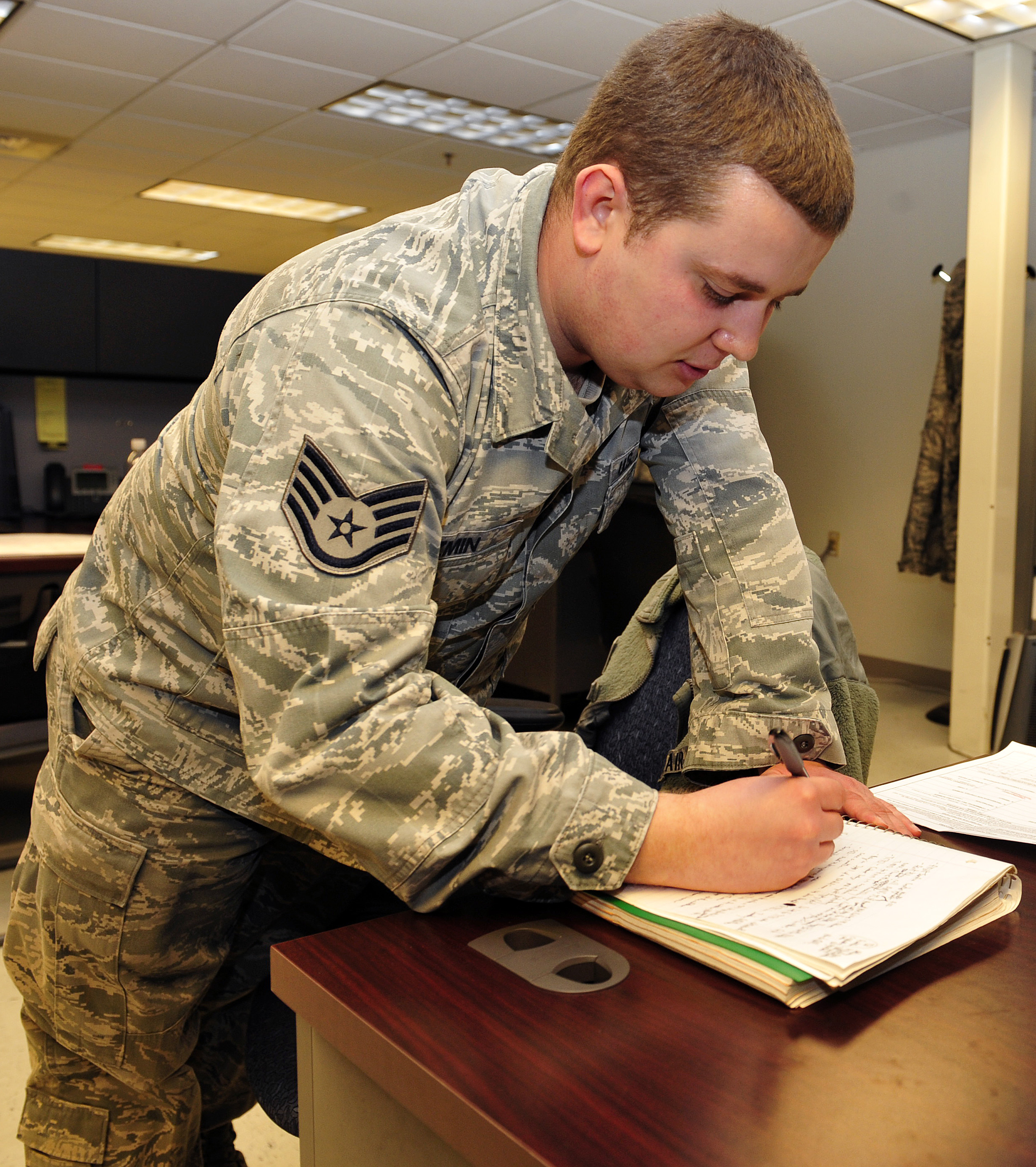 Flight service Airmen at work