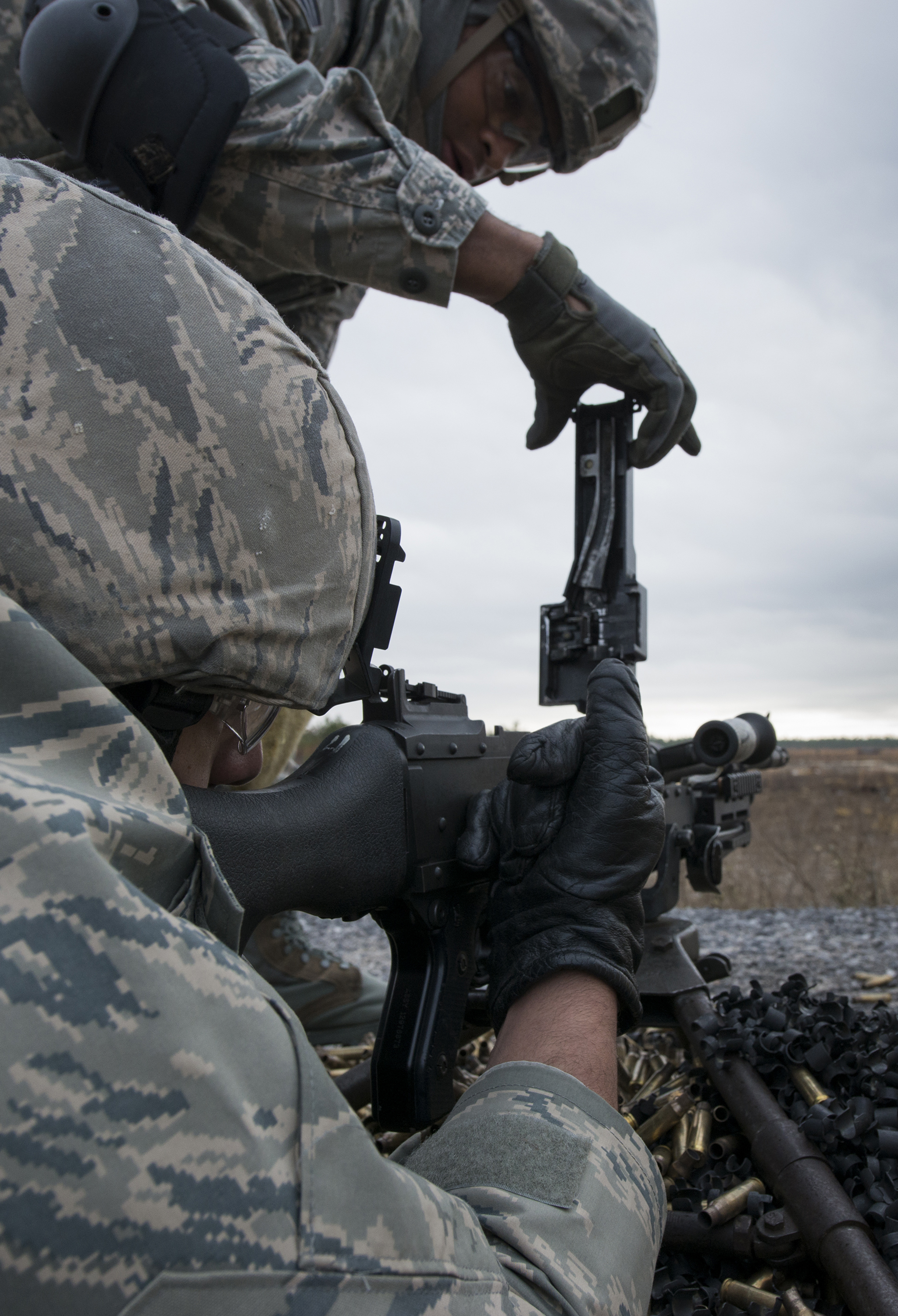 Security forces Airmen train with heavy weapons > 919th Special ...