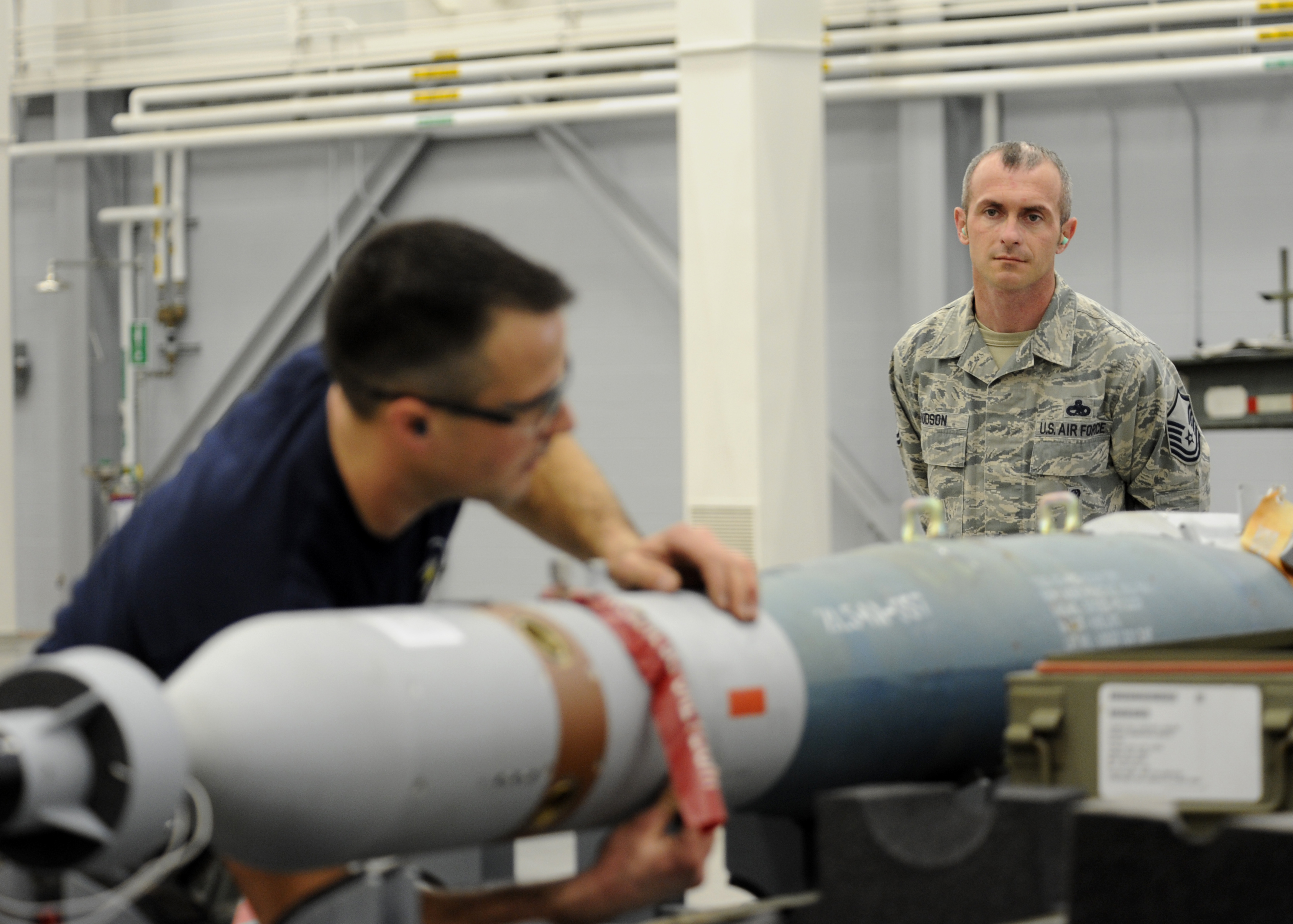 Bomb load competition sharpens skills > Air Force Global Strike Command ...