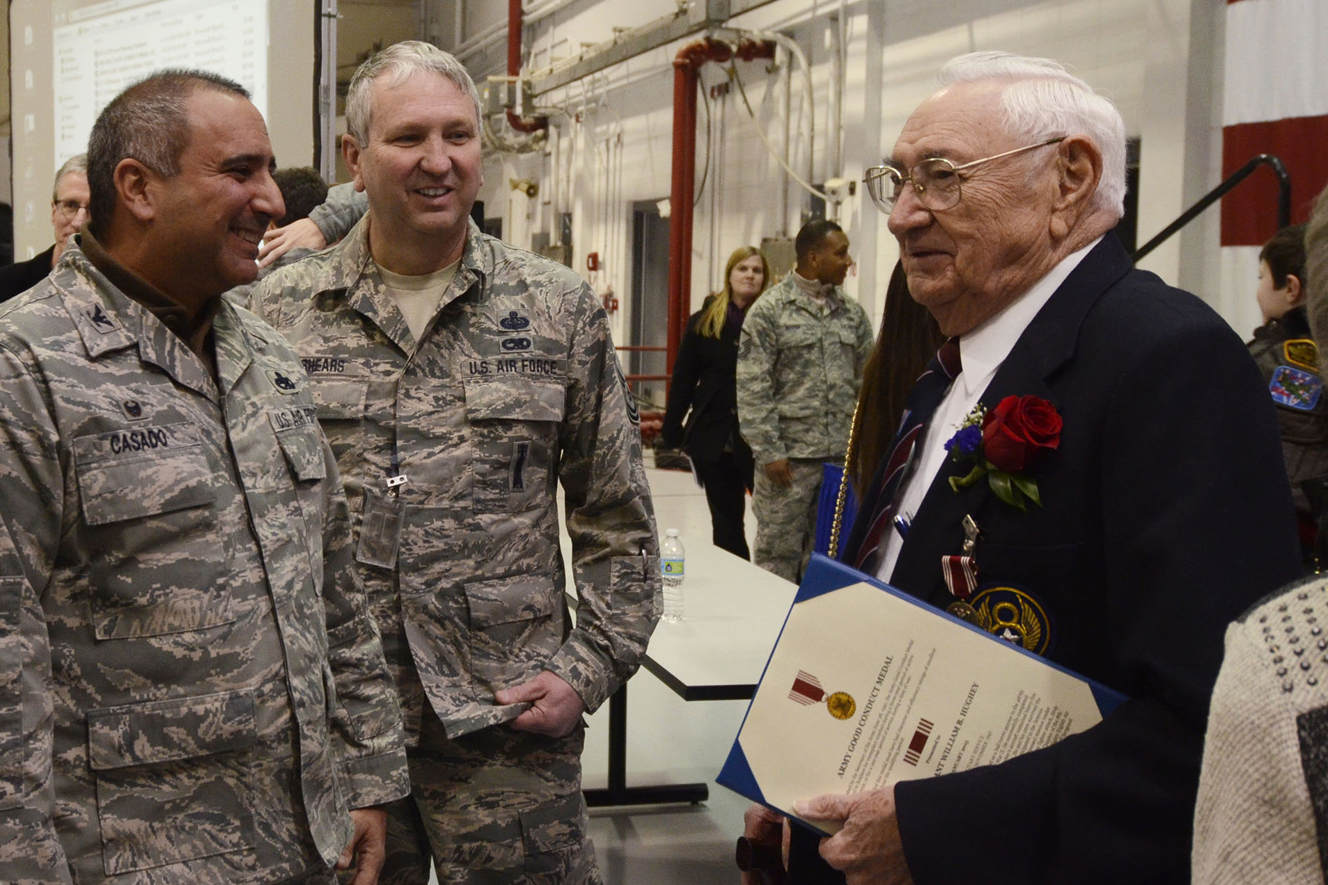 WW II Vet presented overdue medal at Dobbins ceremony > Air Force ...