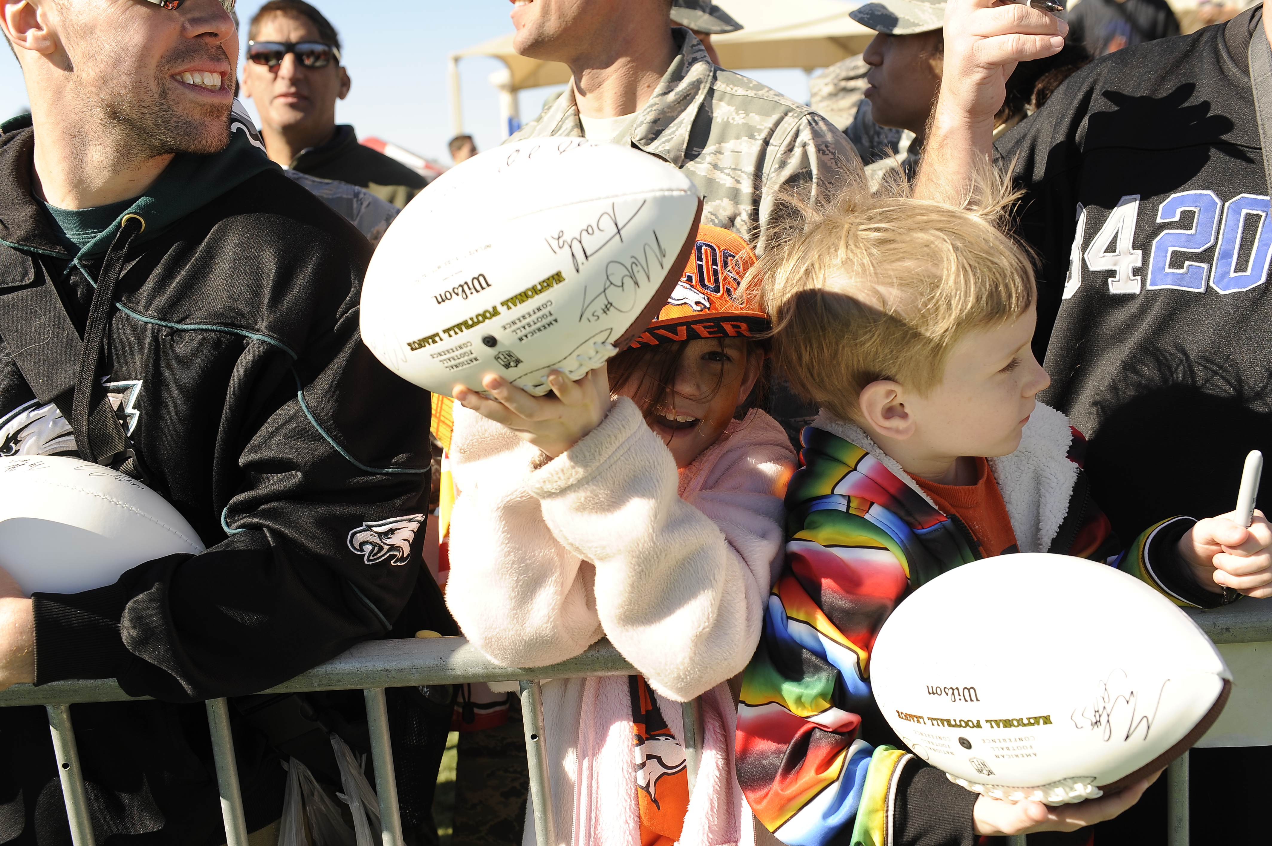 Luke hosts NFL Pro Bowl practice > Luke Air Force Base > Article Display