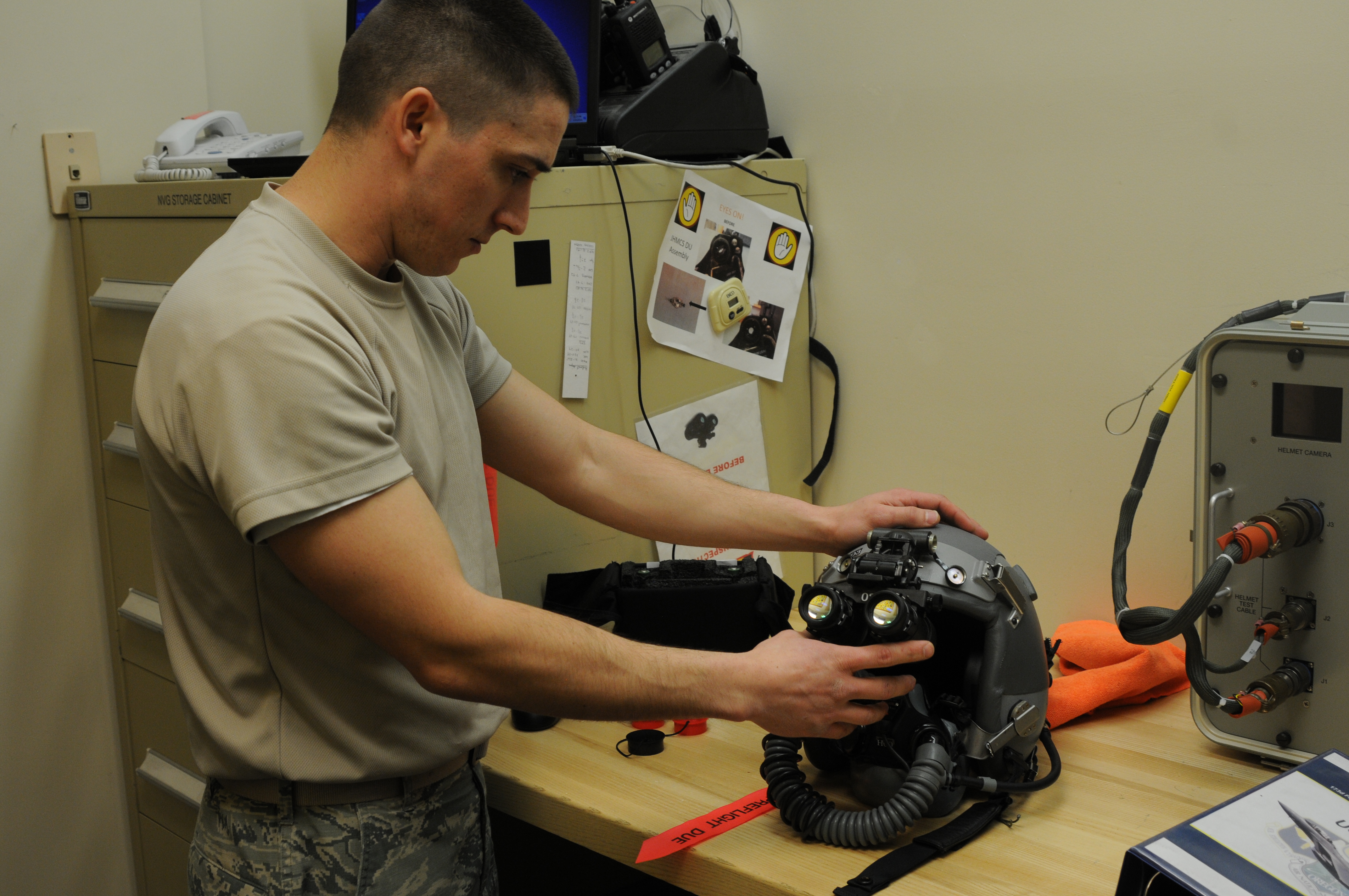 Aircrew flight equipment saves lives > Air National Guard > Article Display