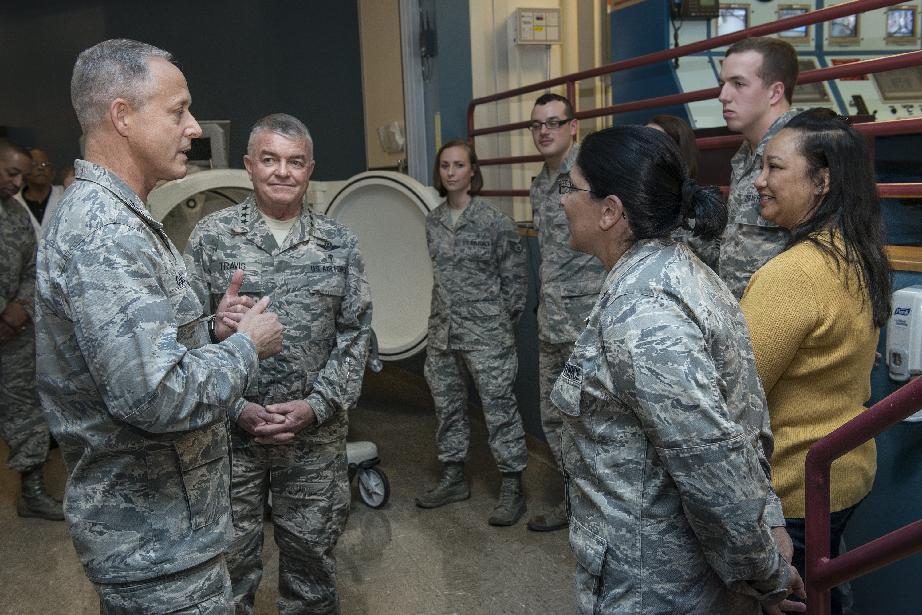 Air Force Surgeon General visits Travis > Air Force Medical Service ...