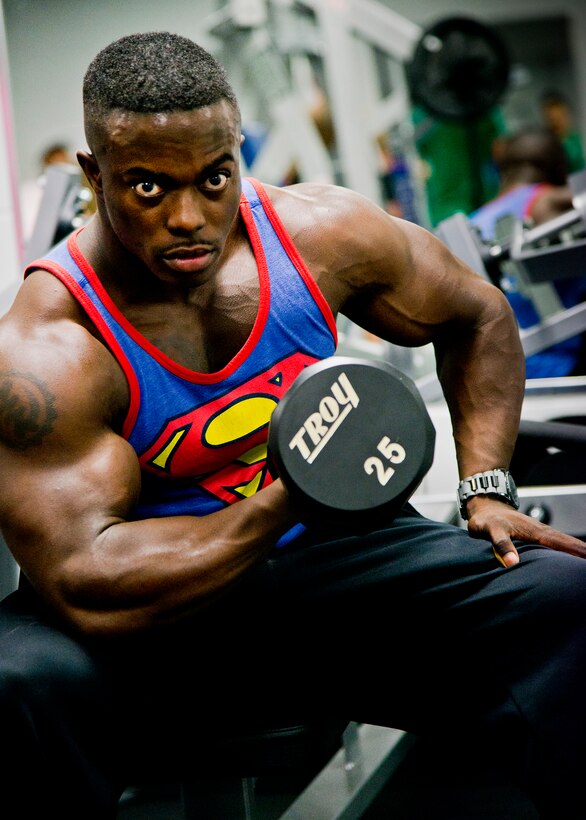 "Super" Airman becomes professional bodybuilder