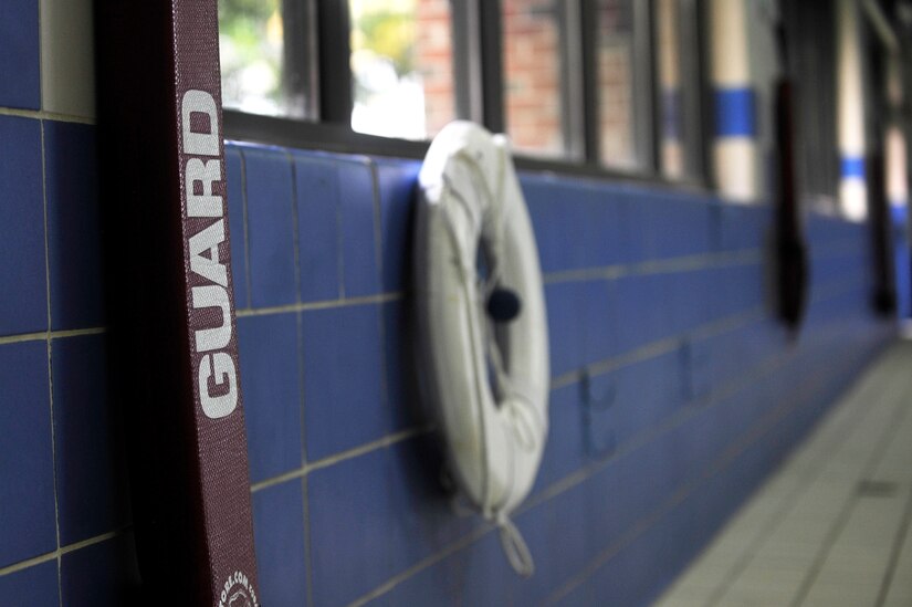 Service members make a "splash" at Shellbank pool > Joint Base Langley ...