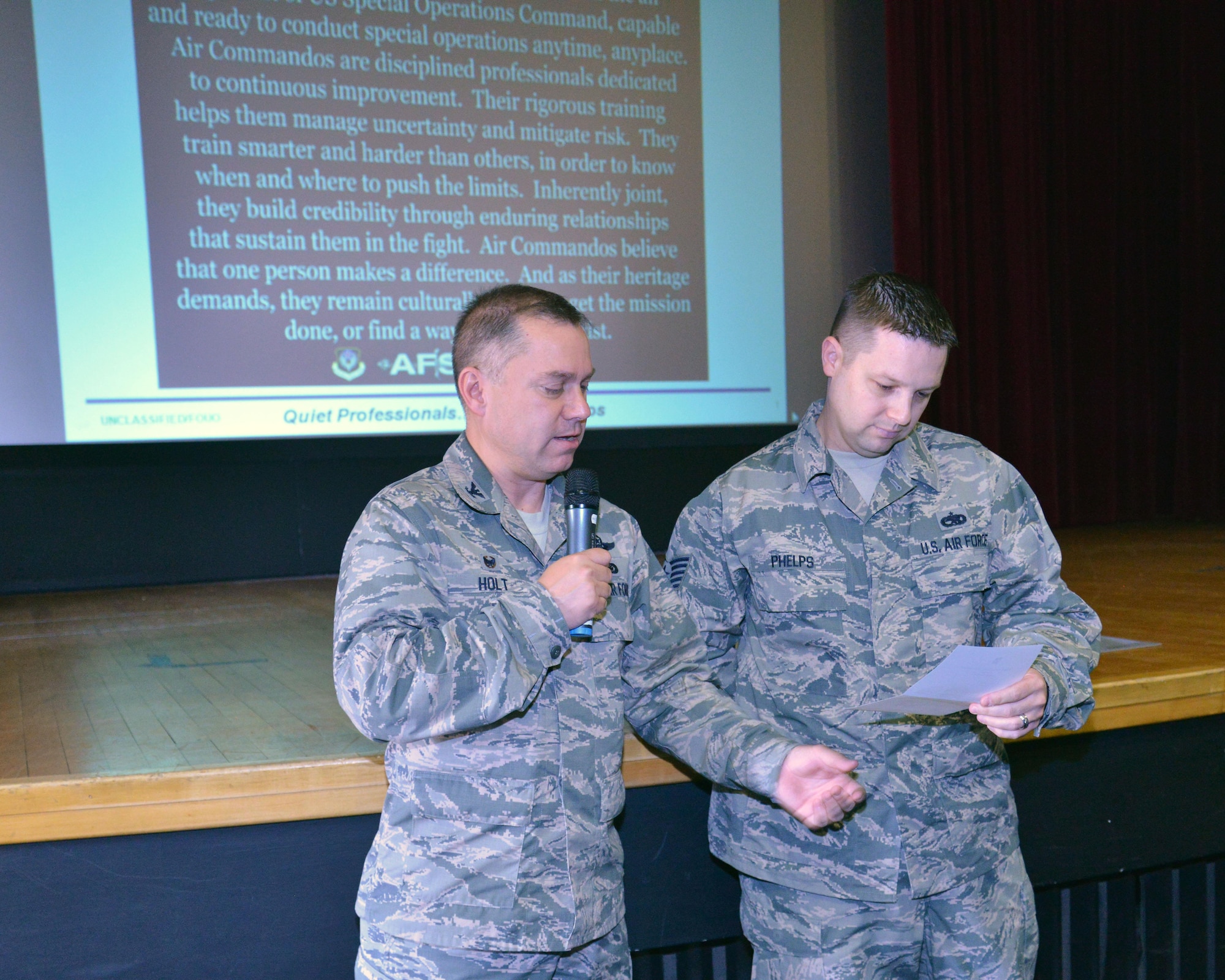Commander recognizes excellence, announces vision > 352nd Special ...