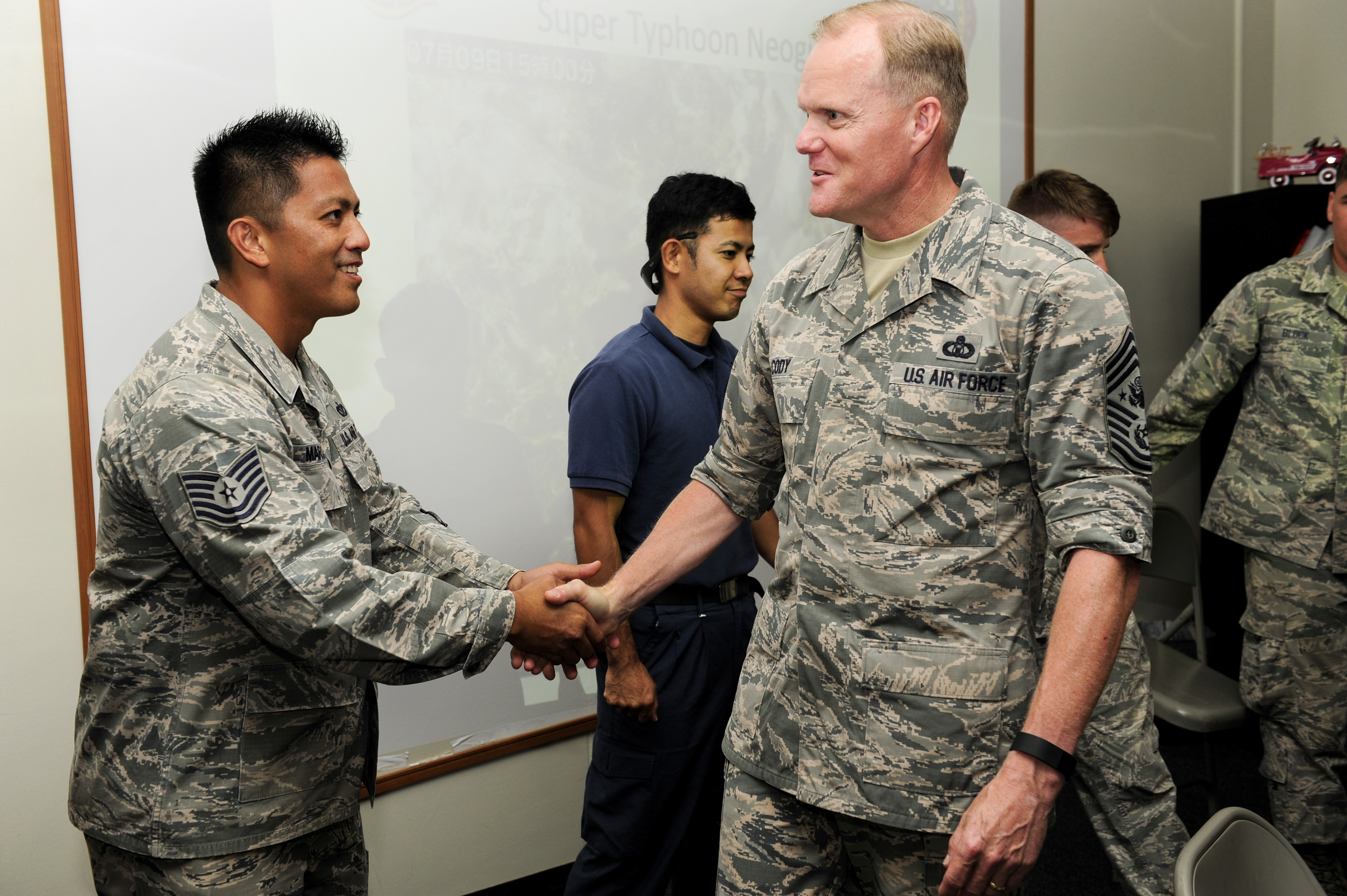 CMSAF James Cody visits Kadena Airmen > Kadena Air Base > News