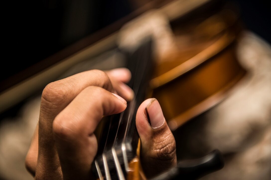 Maestro of the Rushmore: U.S. Marine goes an octave above