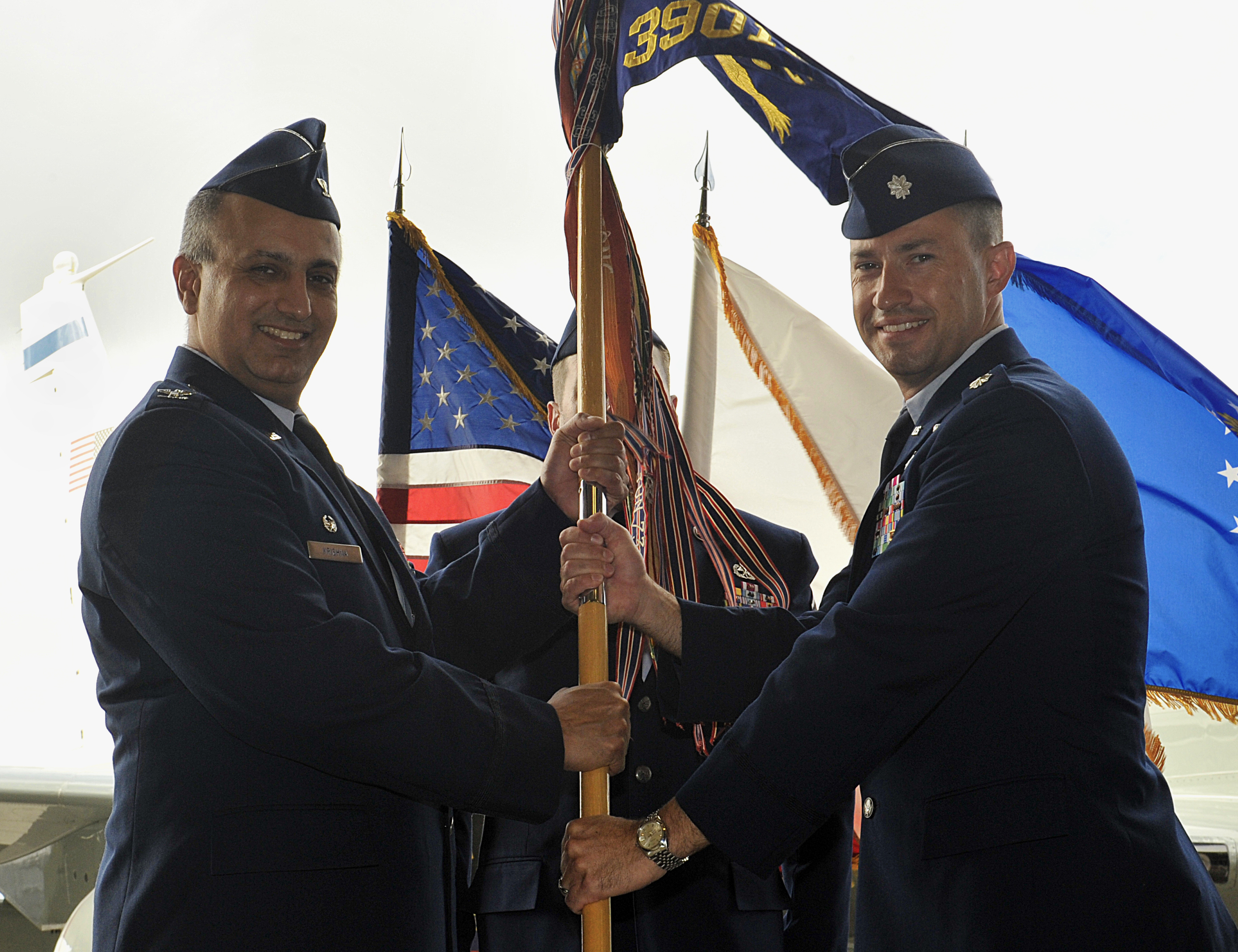 390th IS welcomes new commander