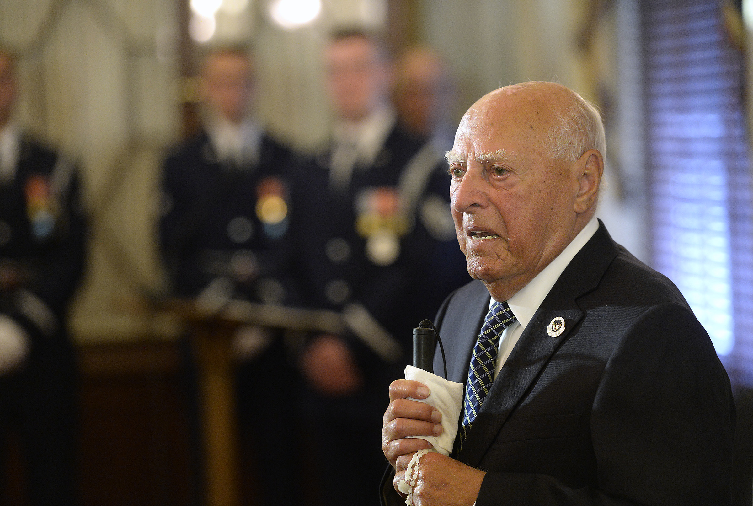 WWII Veteran, POW receives Presidential Unit Citation > Air Force ...