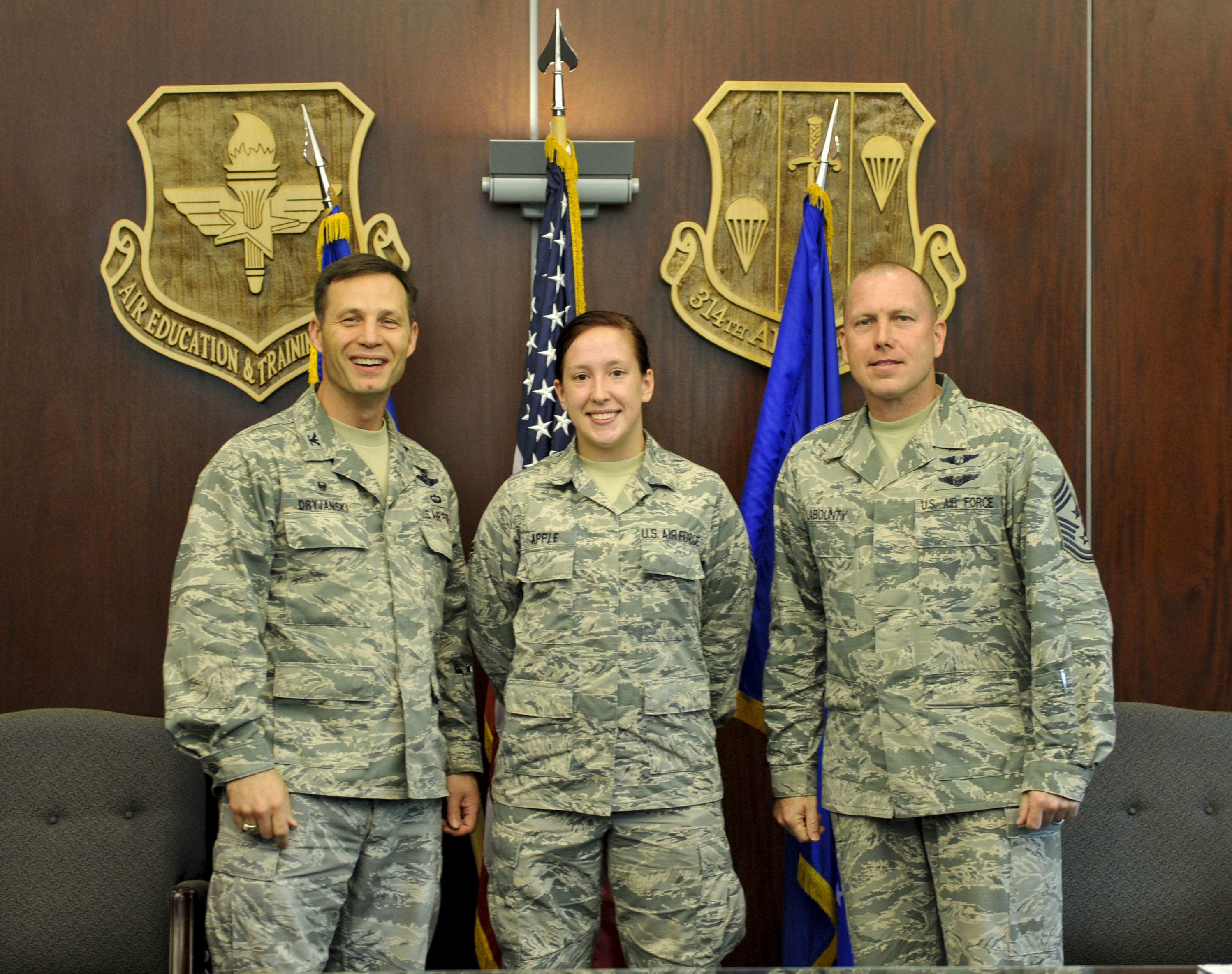 Combat Airlifter of the Week: Airman 1st Class Justine Apple > Little ...