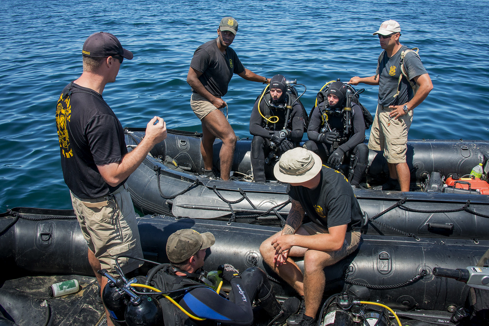 U.S. Army divers survey sea channels during preparations for exercise ...