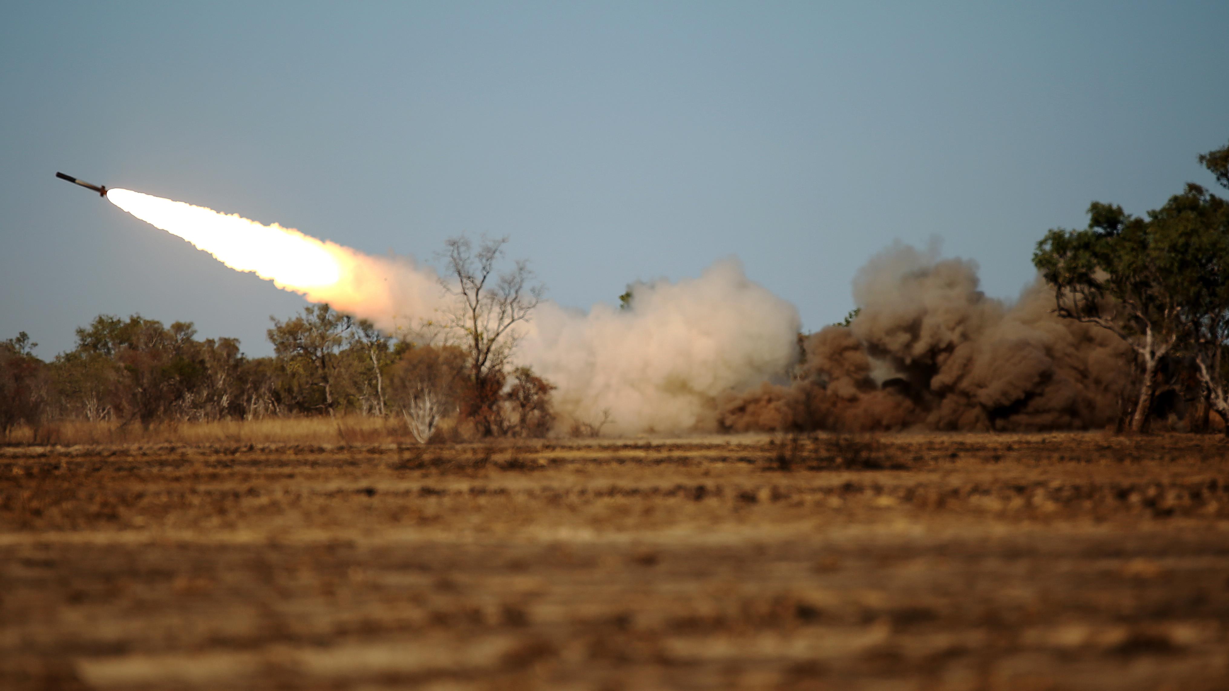 Marines, Australian soldiers fire HIMARS during Talisman Sabre 15
