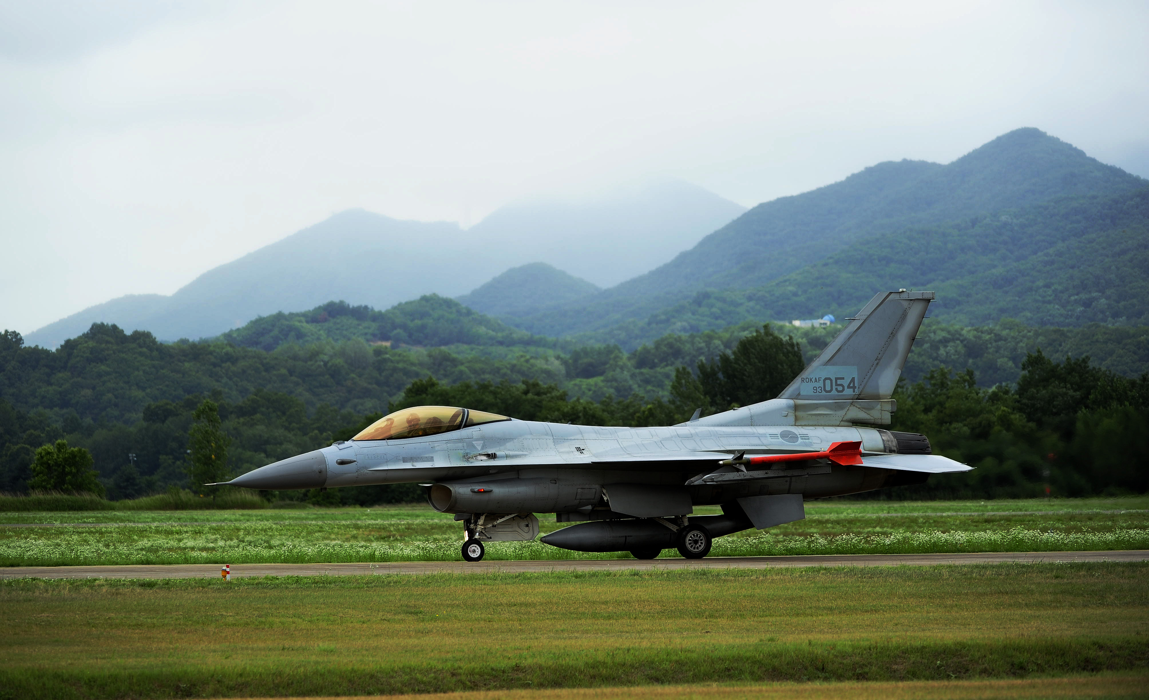 USAF, ROKAF pilots soar at Buddy Wing 15-6 > Kunsan Air Base > Display