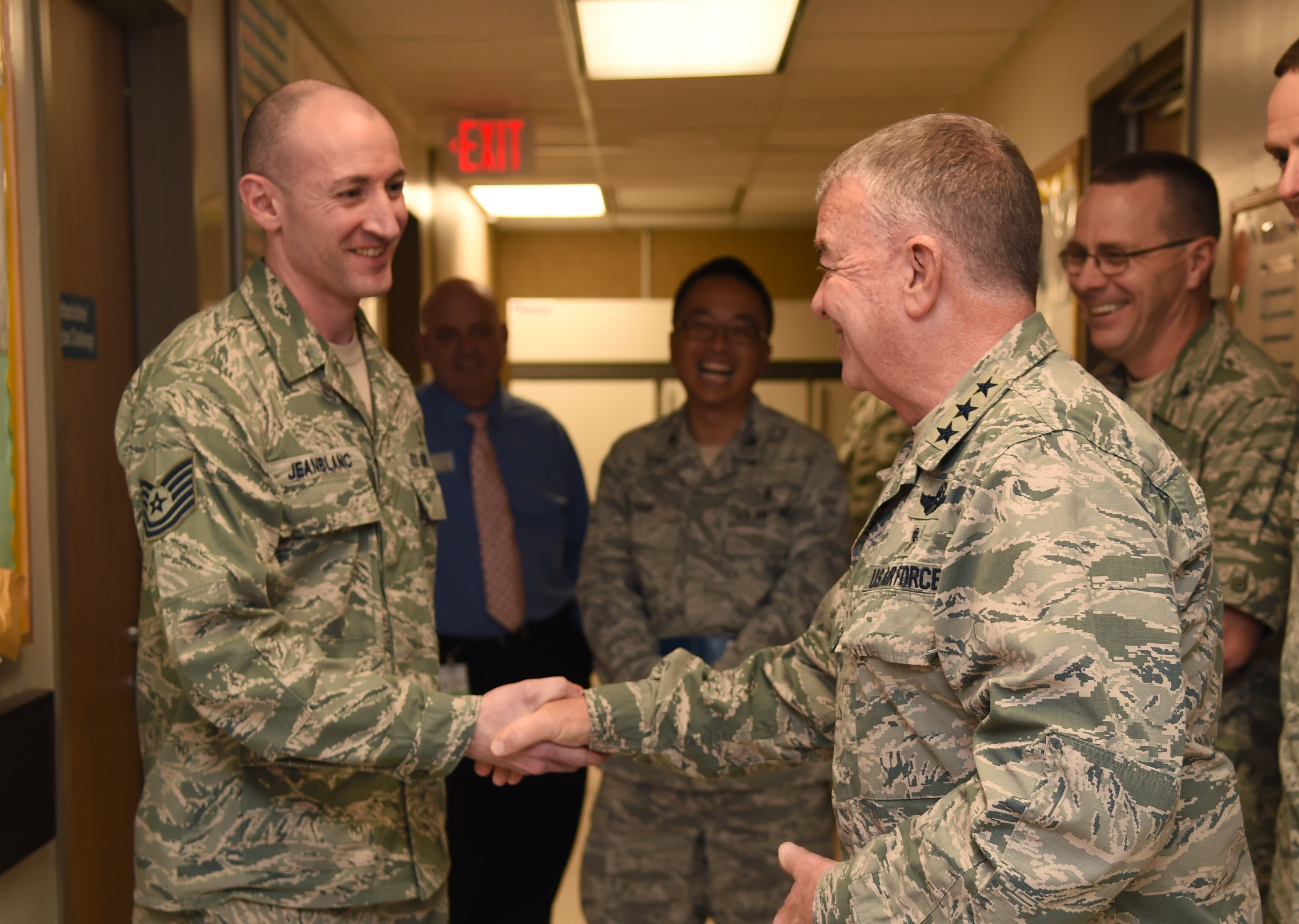 AF Surgeon General makes stop at Wilford Hall as last official visit ...