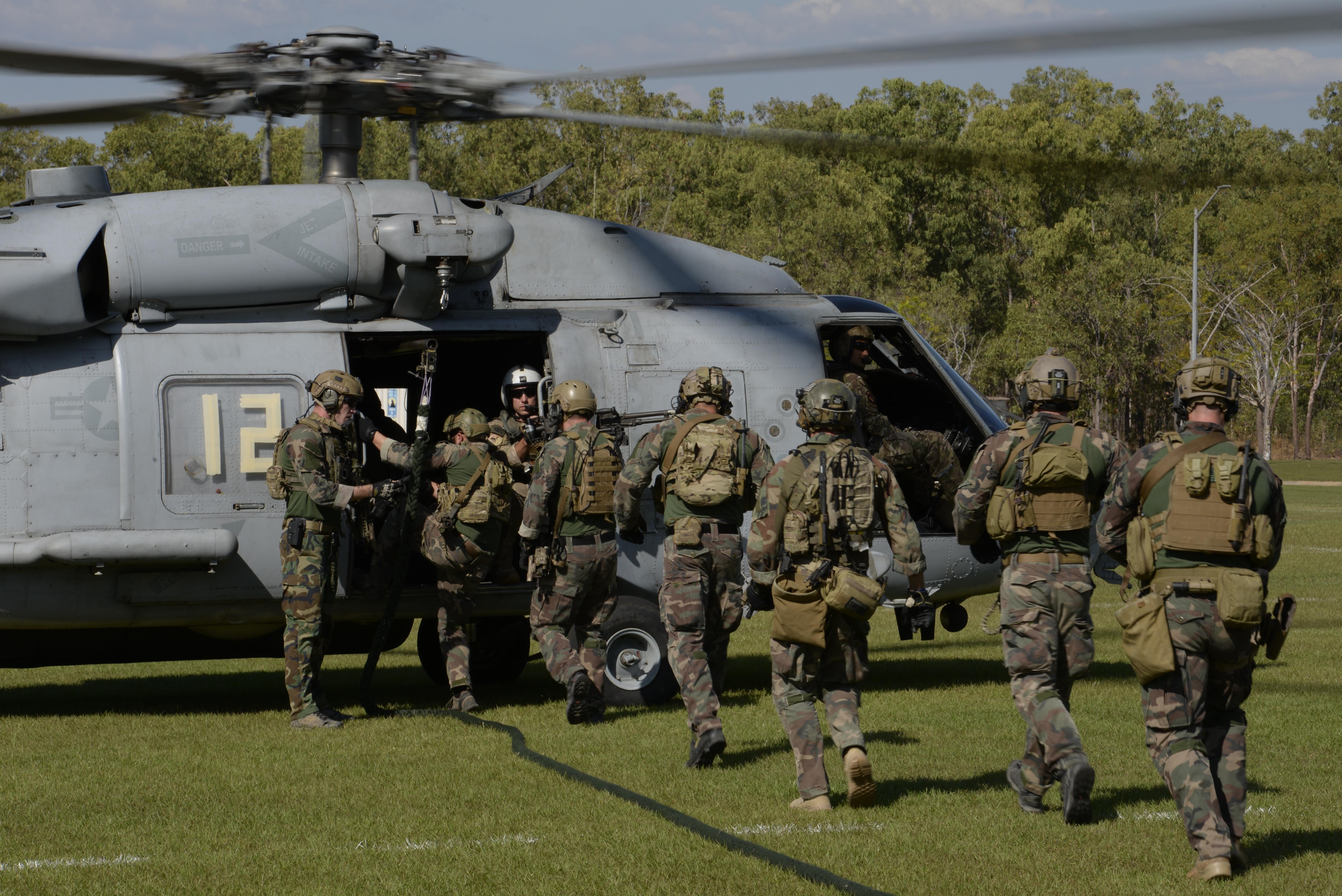 US, Australian militaries fast rope to interoperablitiy > 353rd Special ...