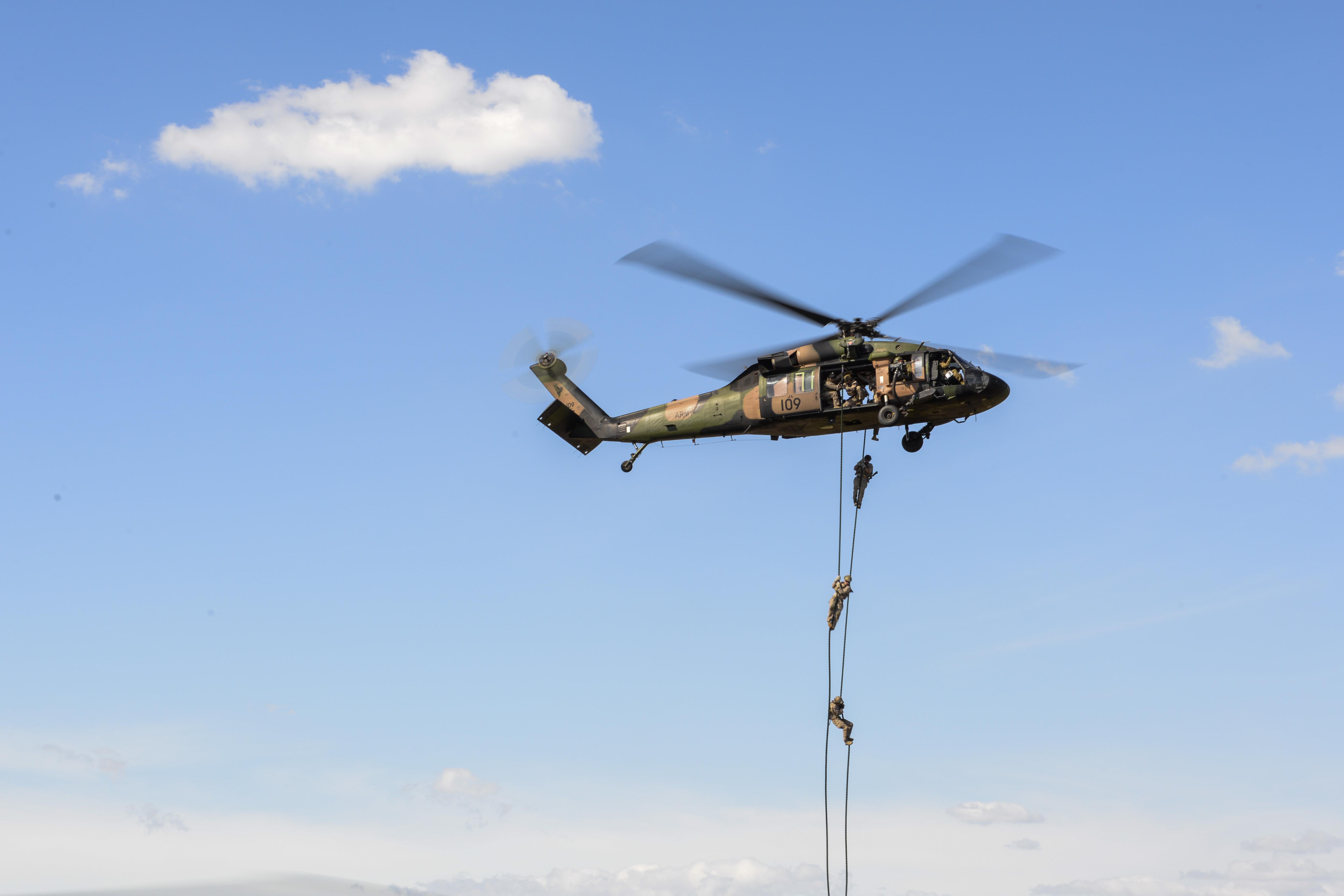 US, Australian militaries fast rope to interoperablitiy > 353rd Special ...