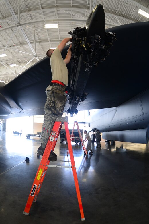 2nd Maintenance Group Load Crew of the Quarter > Barksdale Air Force ...