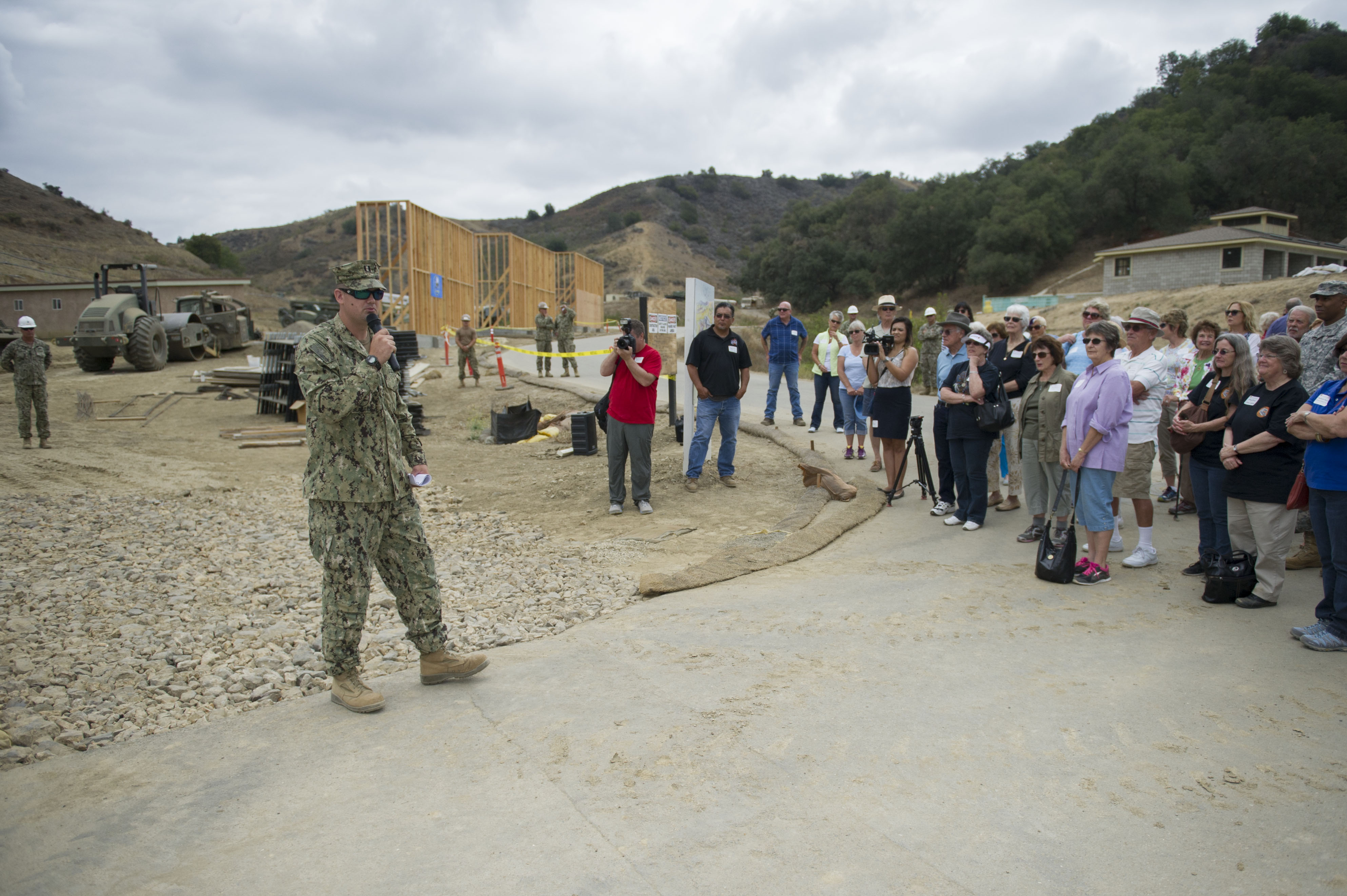 150709-N-HA376-158 SANTA PAULA, Calif. (July 9, 2015) - Lt. Justin ...