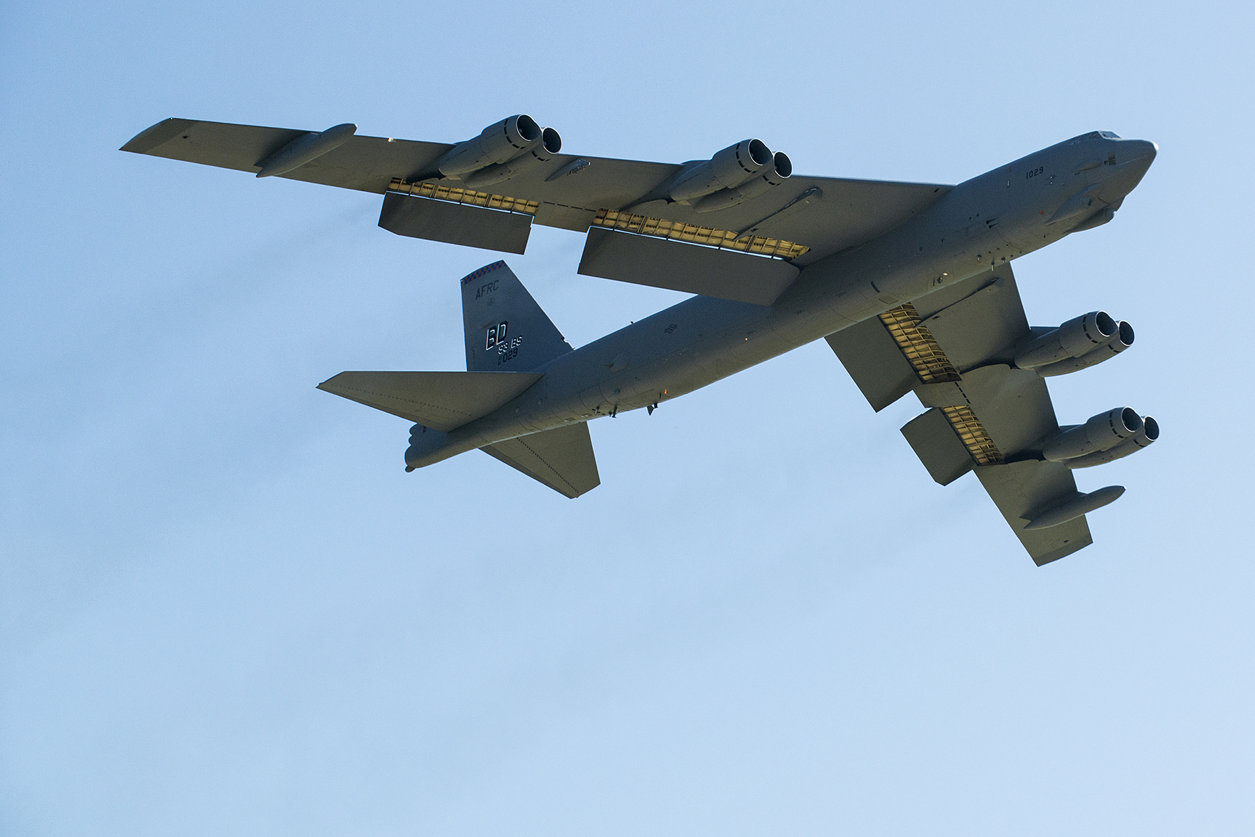 A 93rd Bomb Squadron B-52 makes Oshkosh debut > 307th Bomb Wing ...