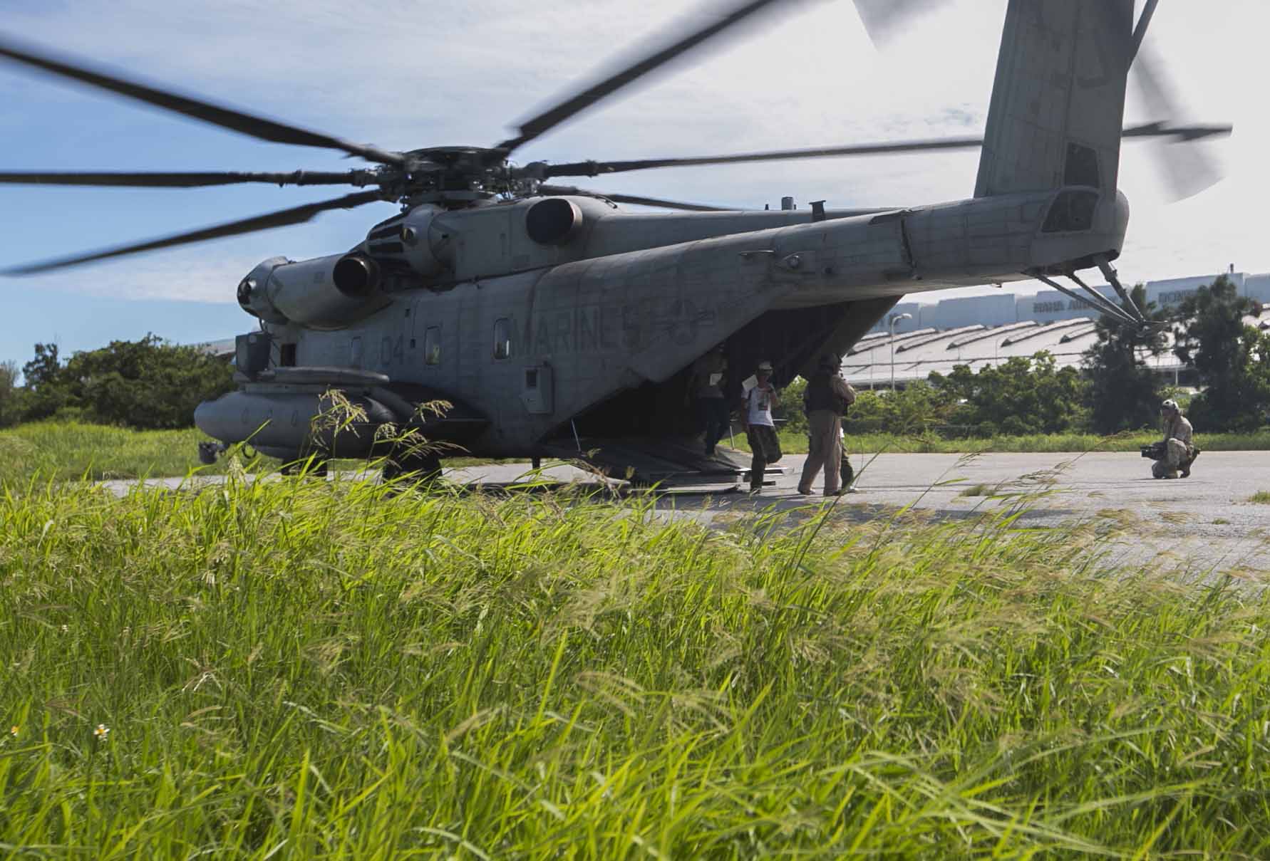 JSDF, Marines train for disasters