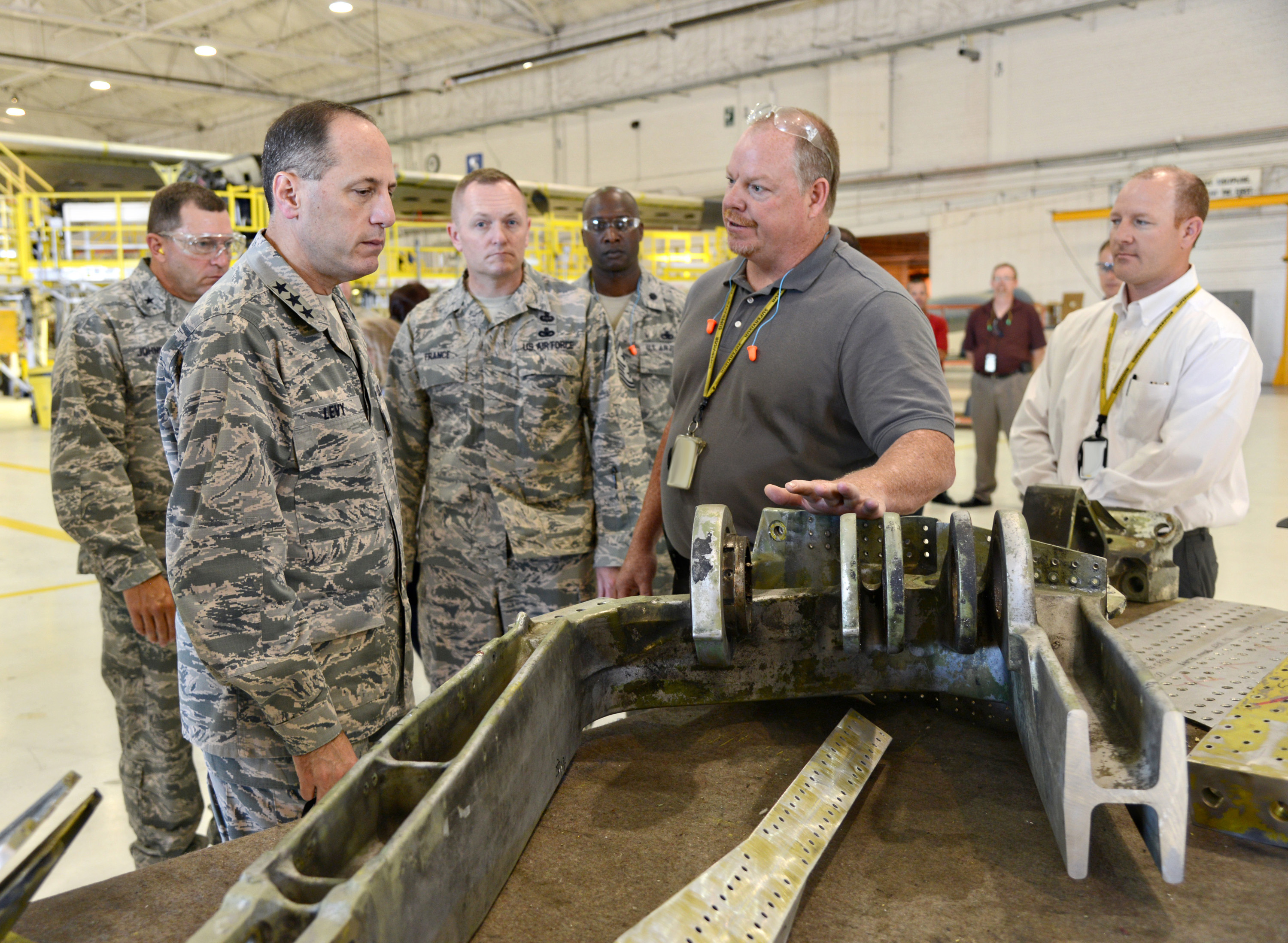 AFSC commander visits > Air Force Sustainment Center > News