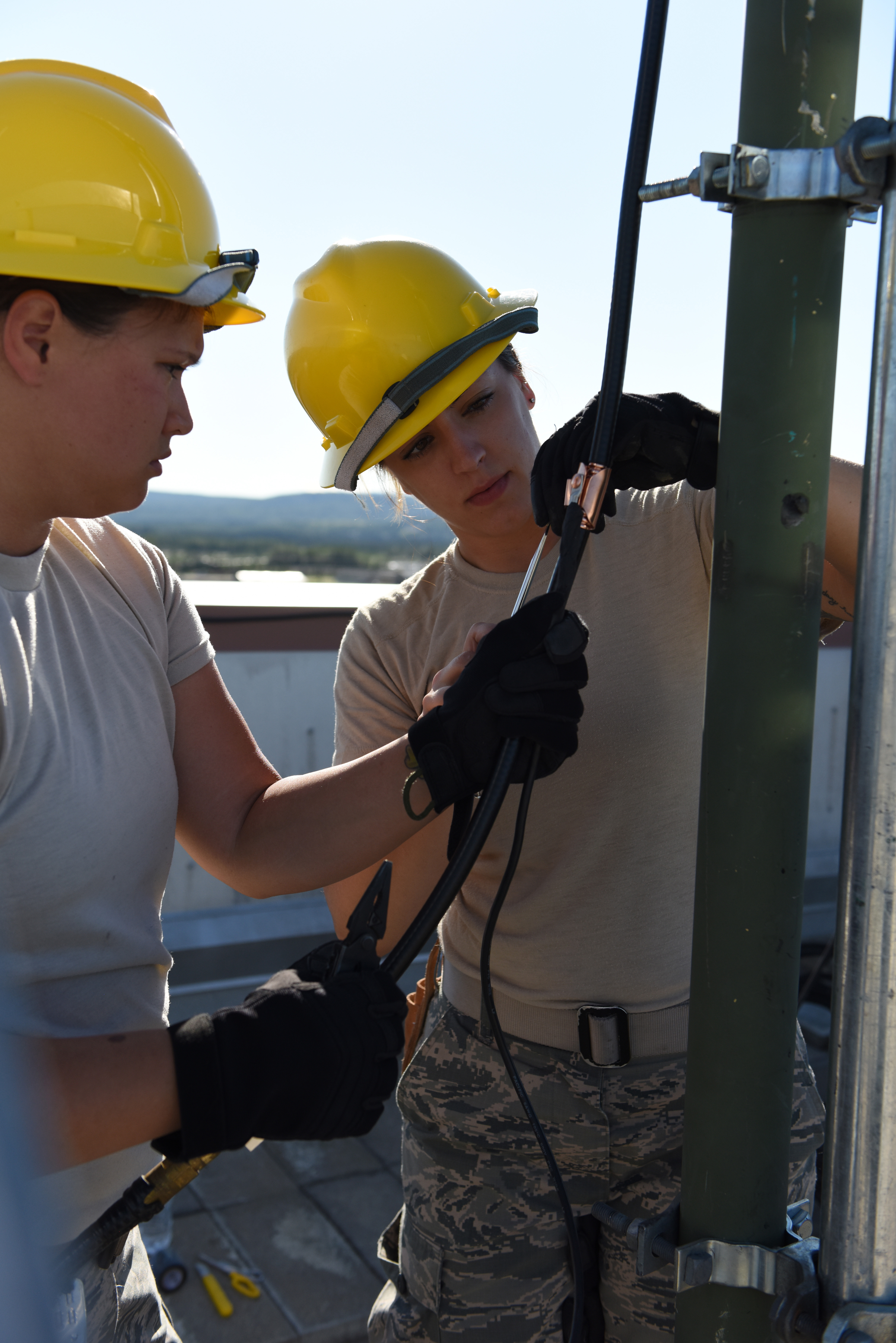 211th EIS provides assistance to Alaska ANG during Exercise Frosty ...
