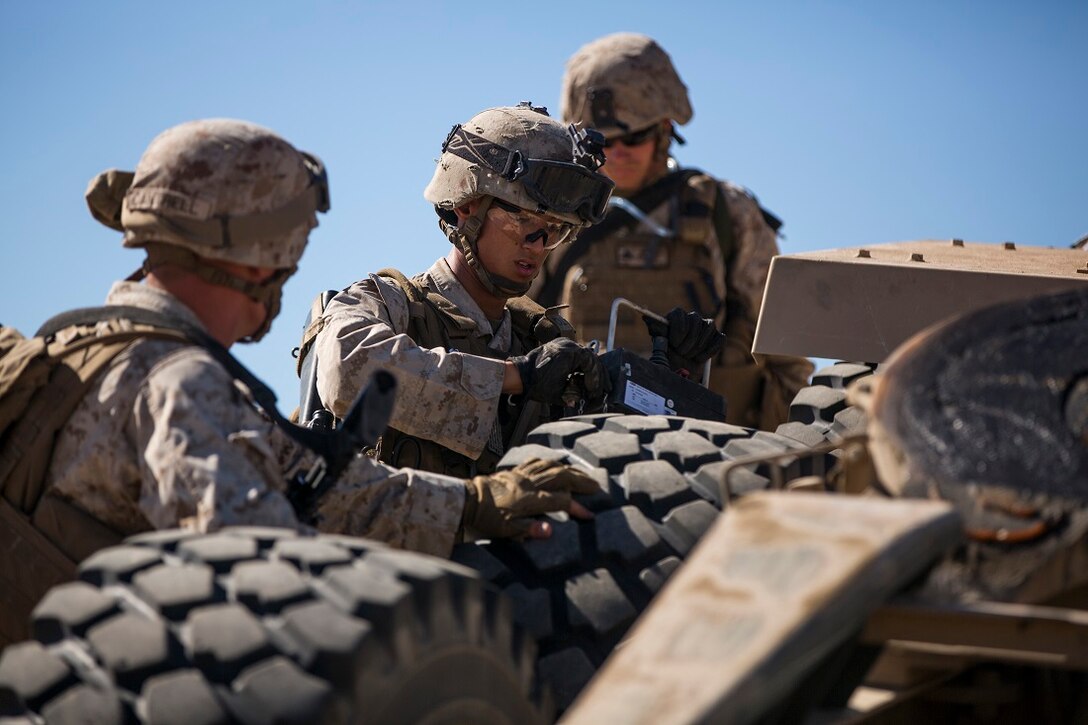 Need a tow: CLB-1 conducts vehicle recovery training