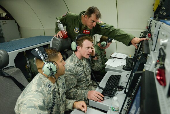 AWACS reservists team up with E-3 program managers > 552nd Air Control ...