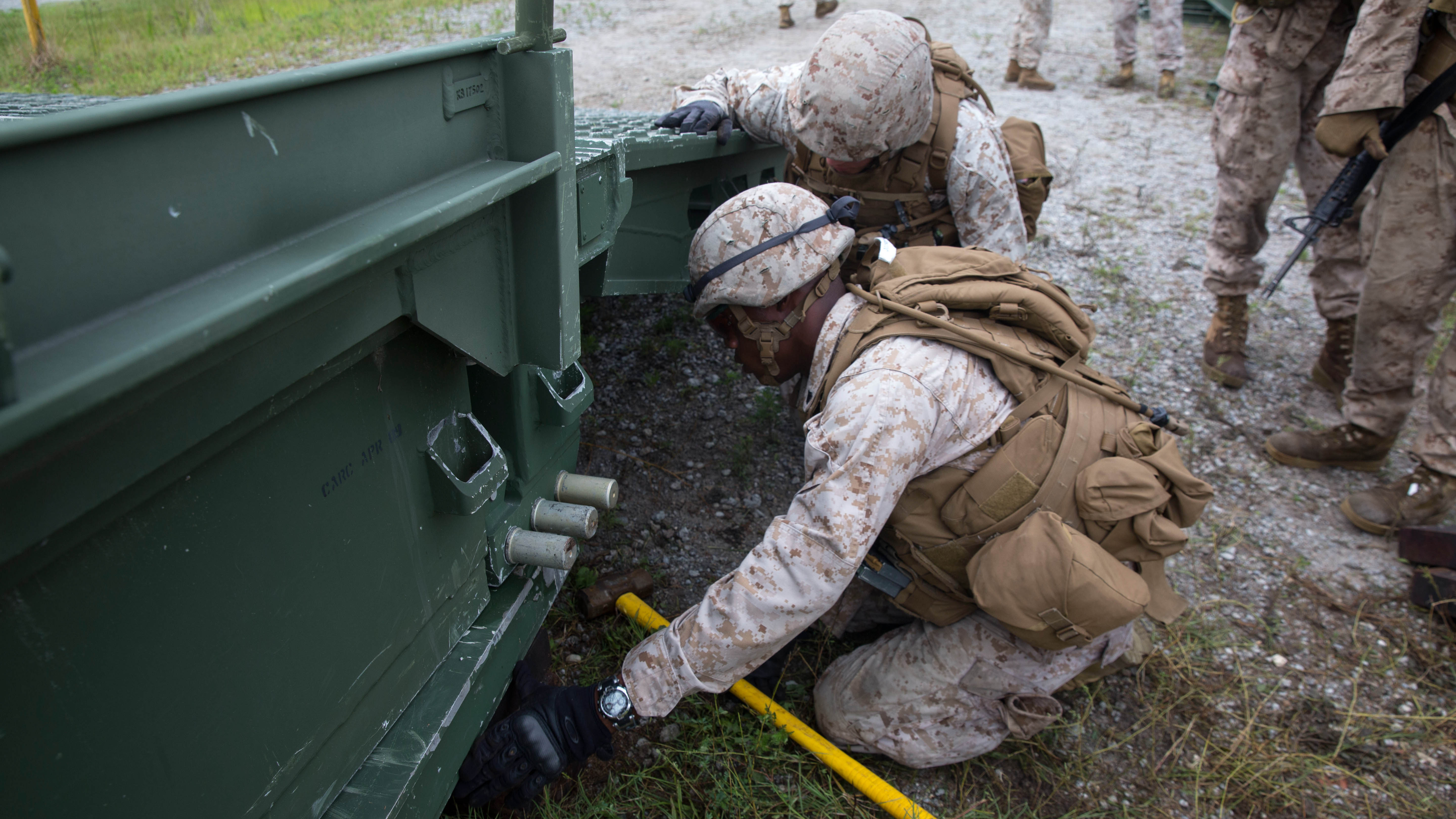 Lejeune’s Bridge Company successfully tests bridge using M1A1 Abrams ...