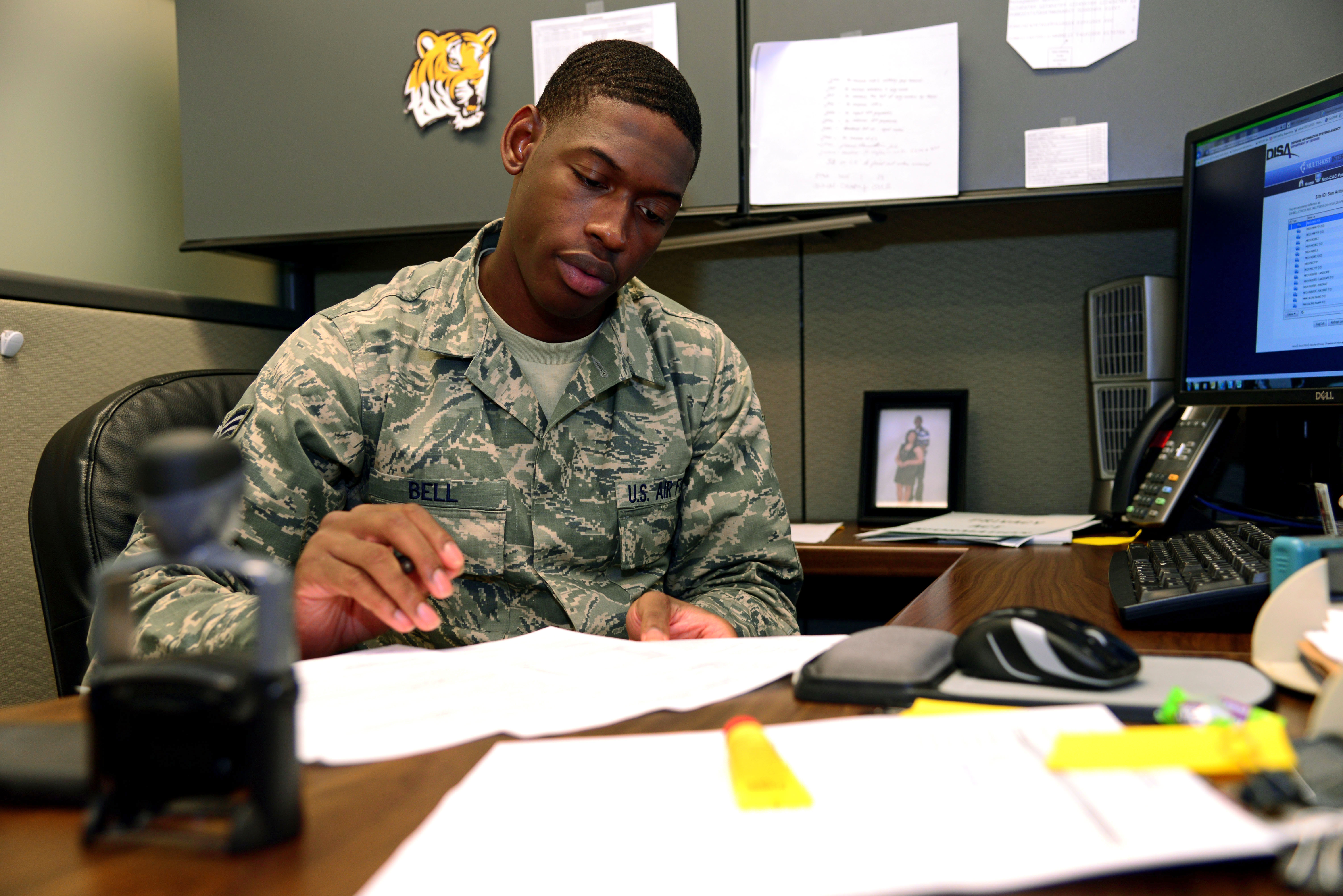 Comptroller earns Airman of the Month for July > Vance Air Force Base ...