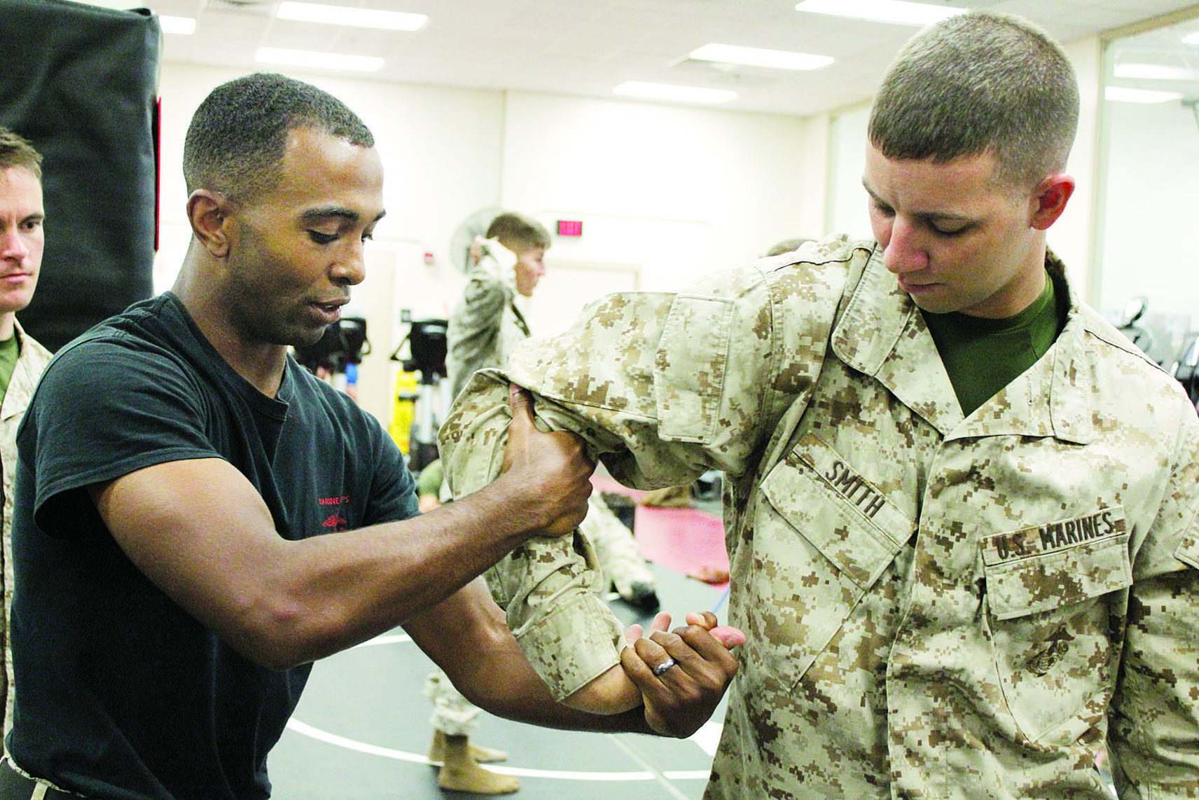 close combat hand-to-hand techniques