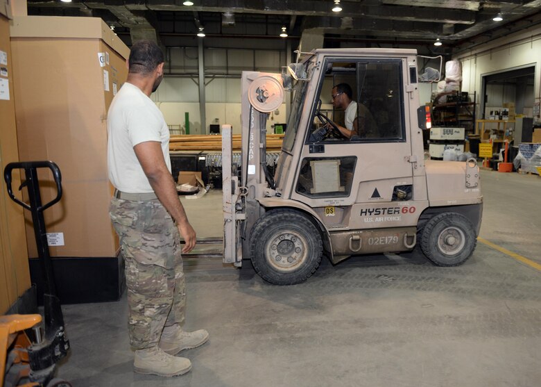 TMO Airmen help close down shops in preparation for draw down > U.S ...