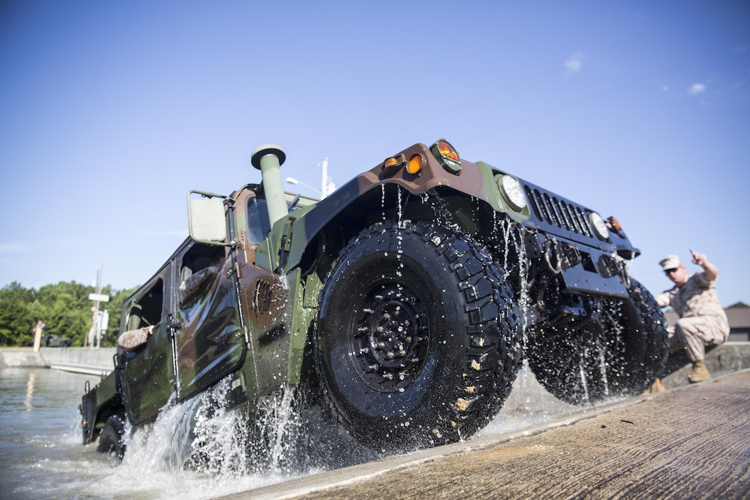 Marines conduct fording and vehicle recovery training